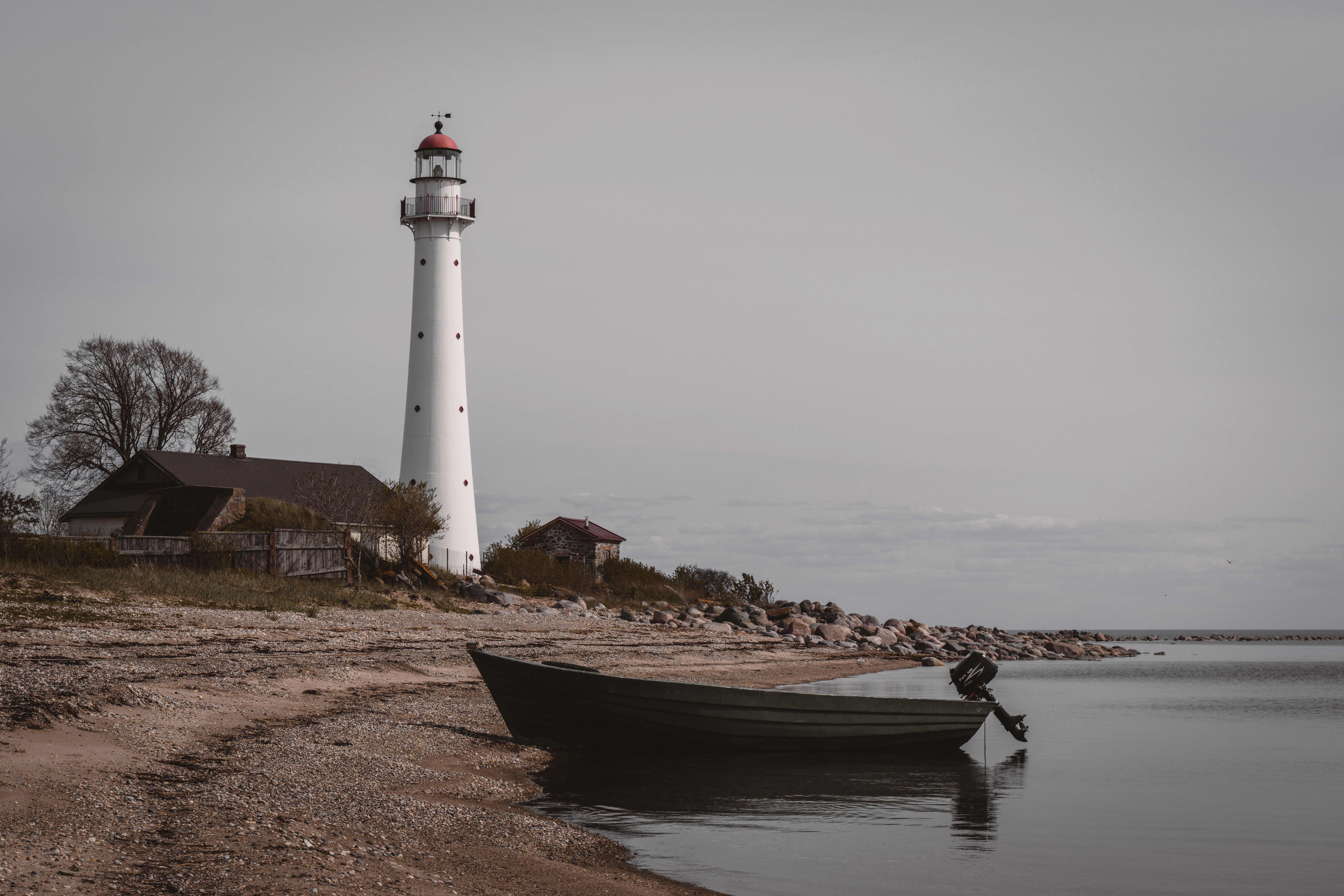 Kihnu lighthouse · Free Stock Photo