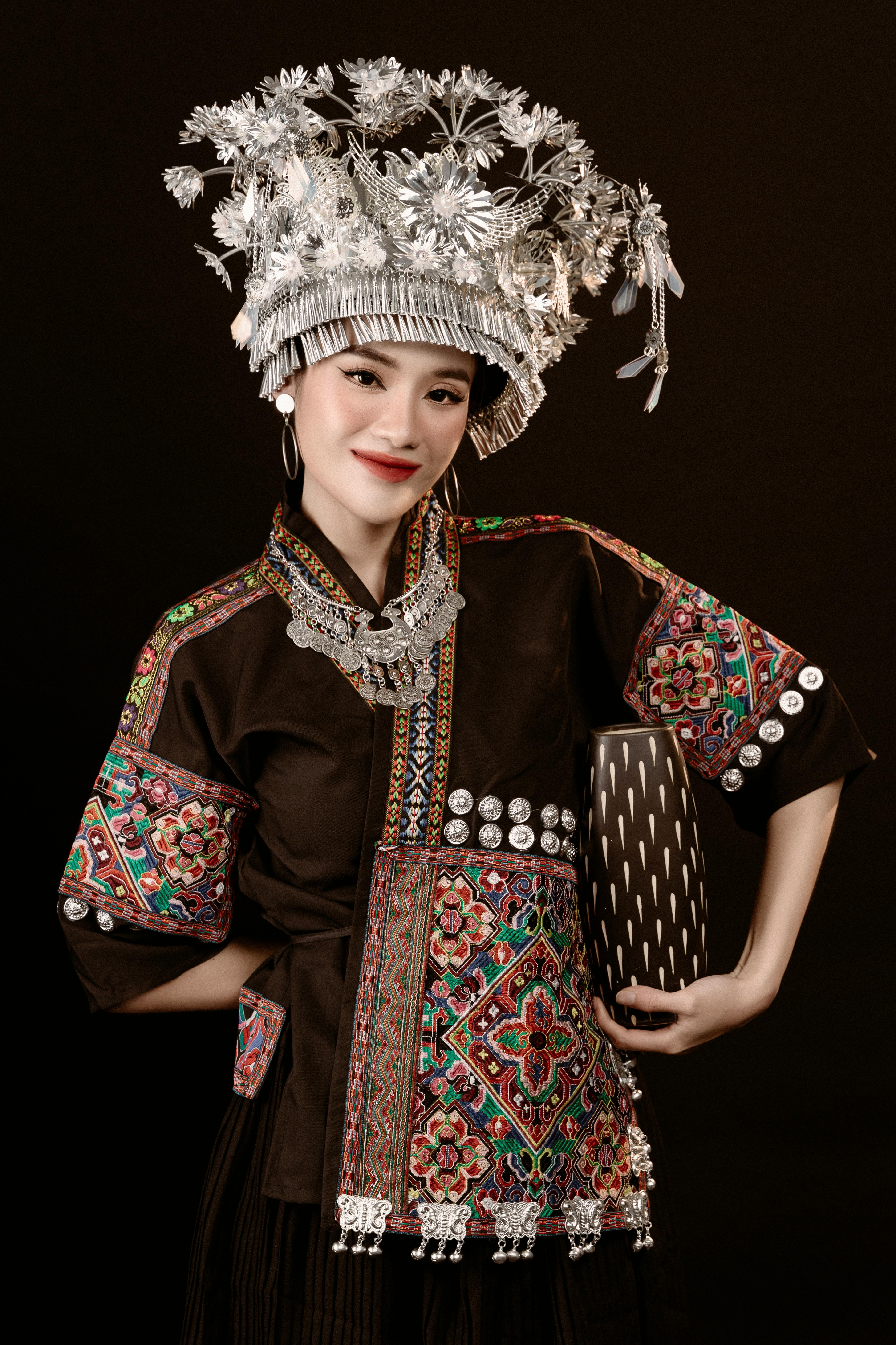 thhnh phố hồ chí minh, 독특한 문화, 동남 아시아, 드레스, 레트로, 모델, 몽족, 문화 드레스, 문화 유산 ...