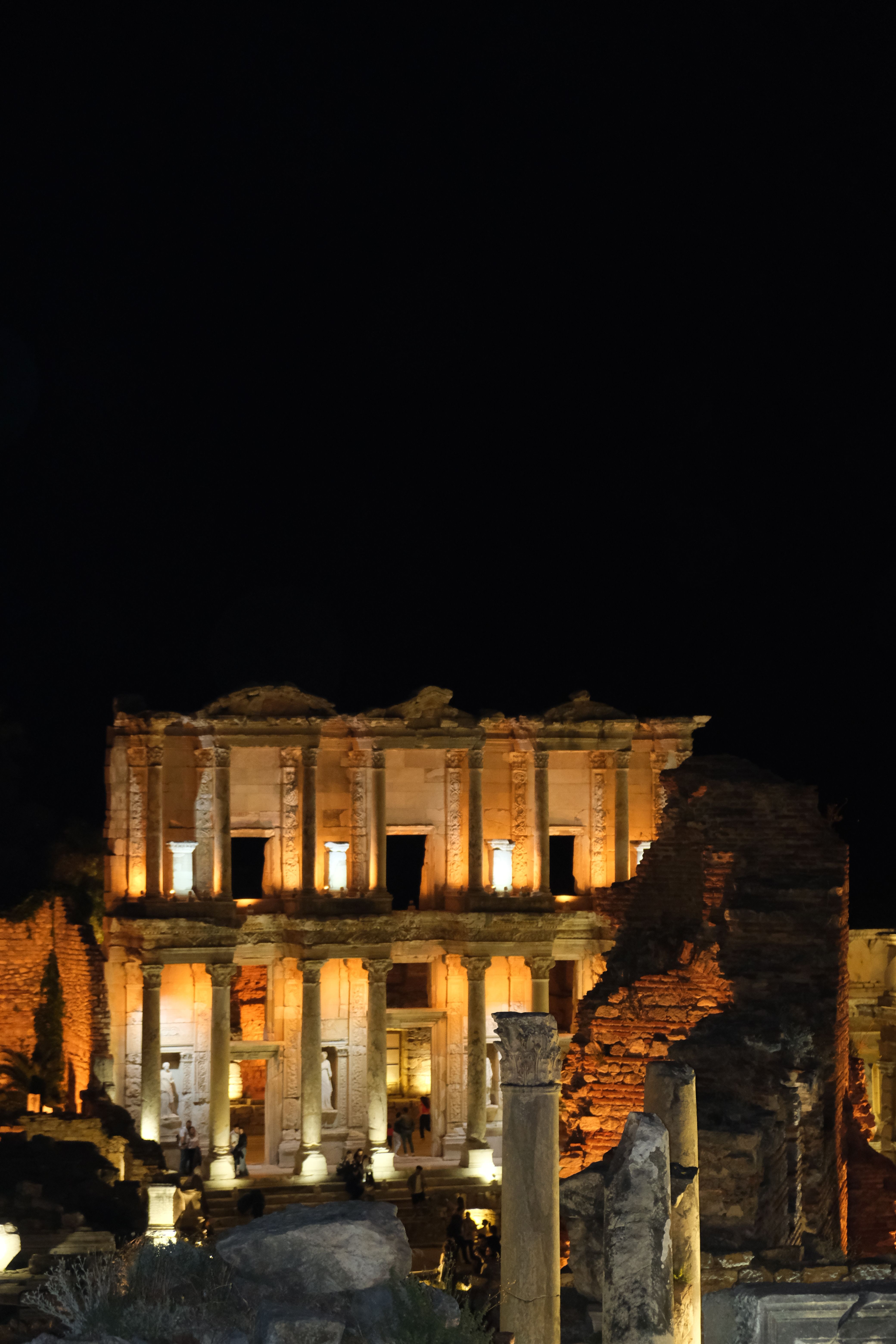 The ancient roman ruins at night · Free Stock Photo