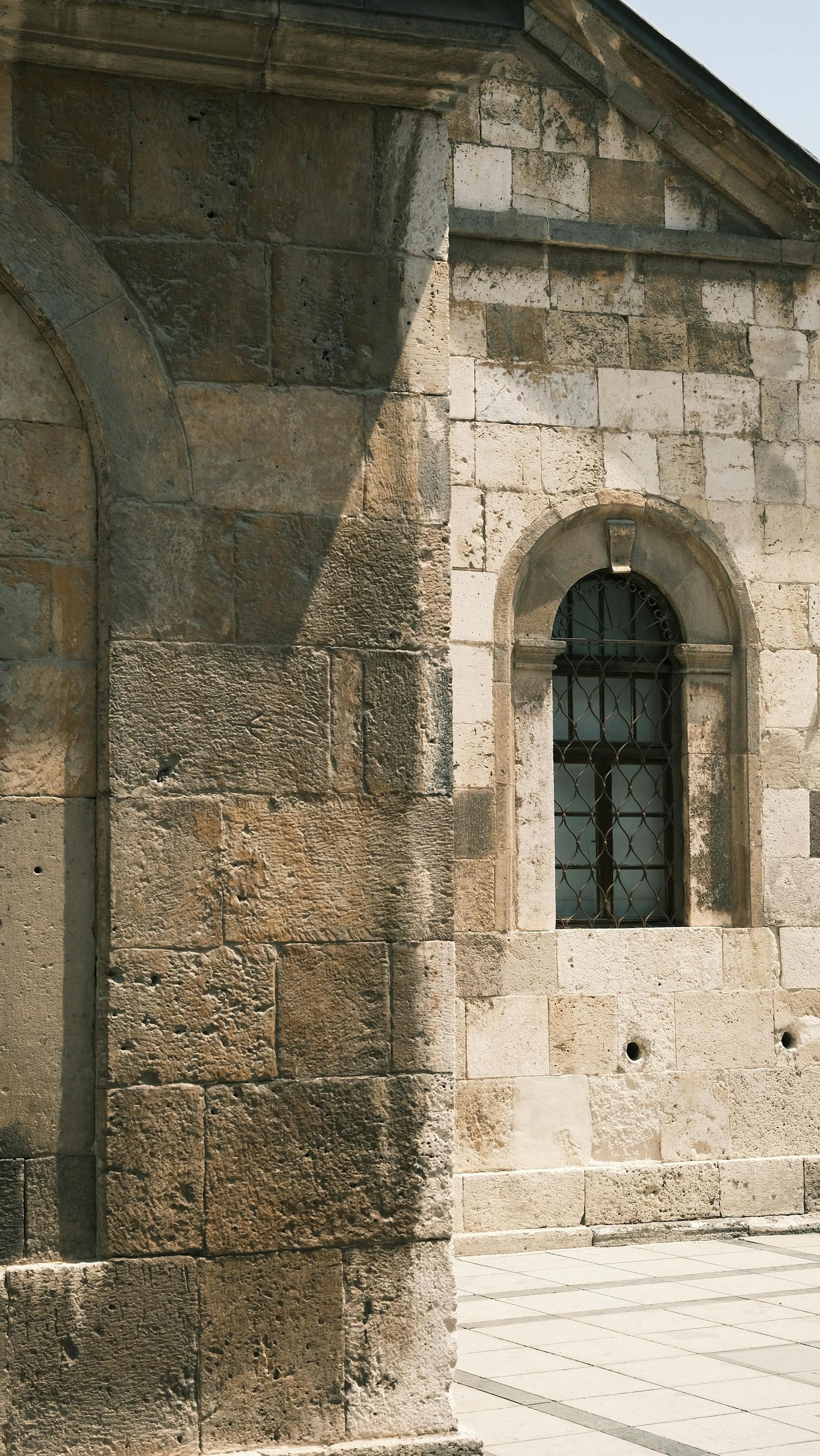 Arched Window Photos, Download The BEST Free Arched Window Stock Photos ...