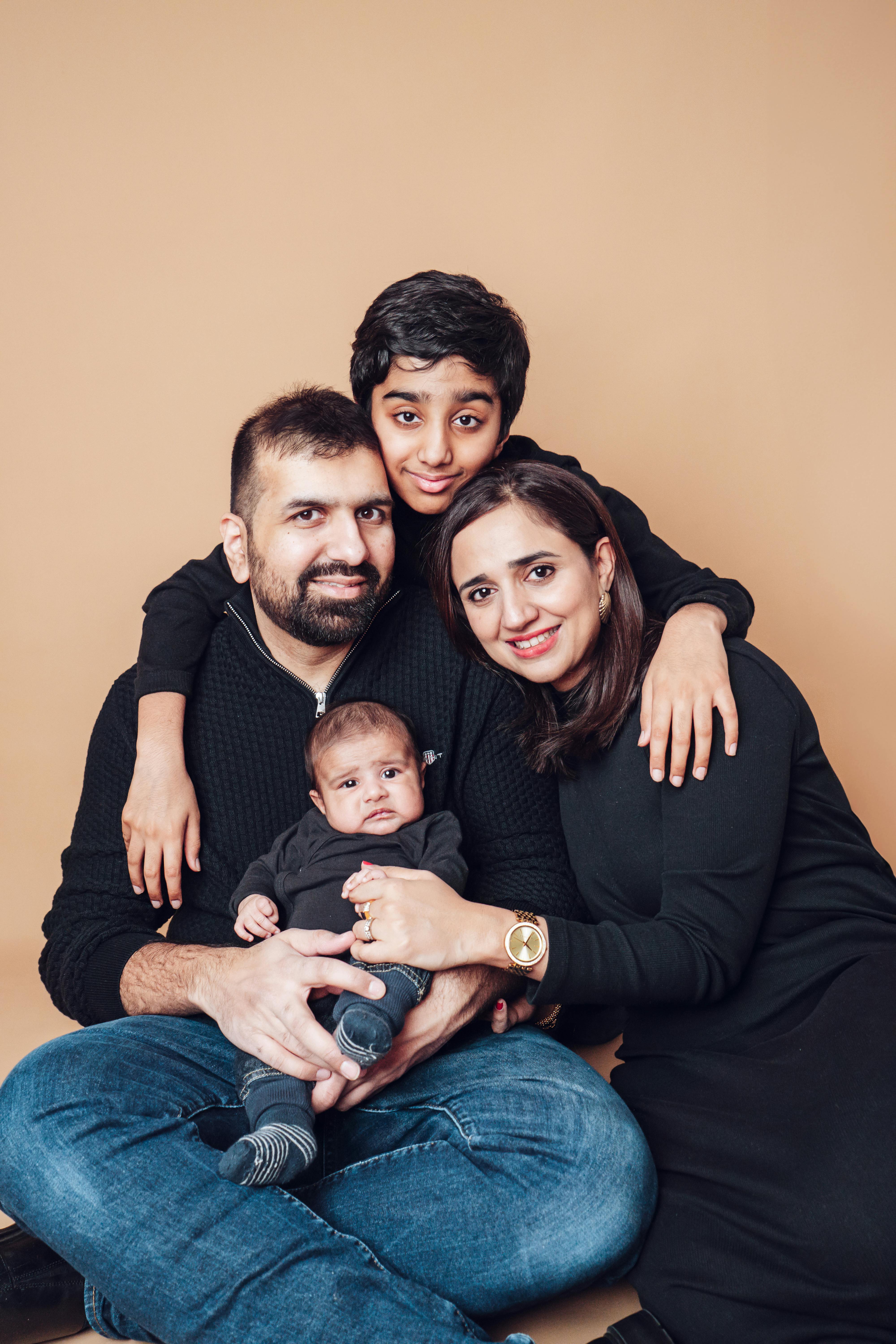 Pakistani Family Photos, Download The BEST Free Pakistani Family Stock ...