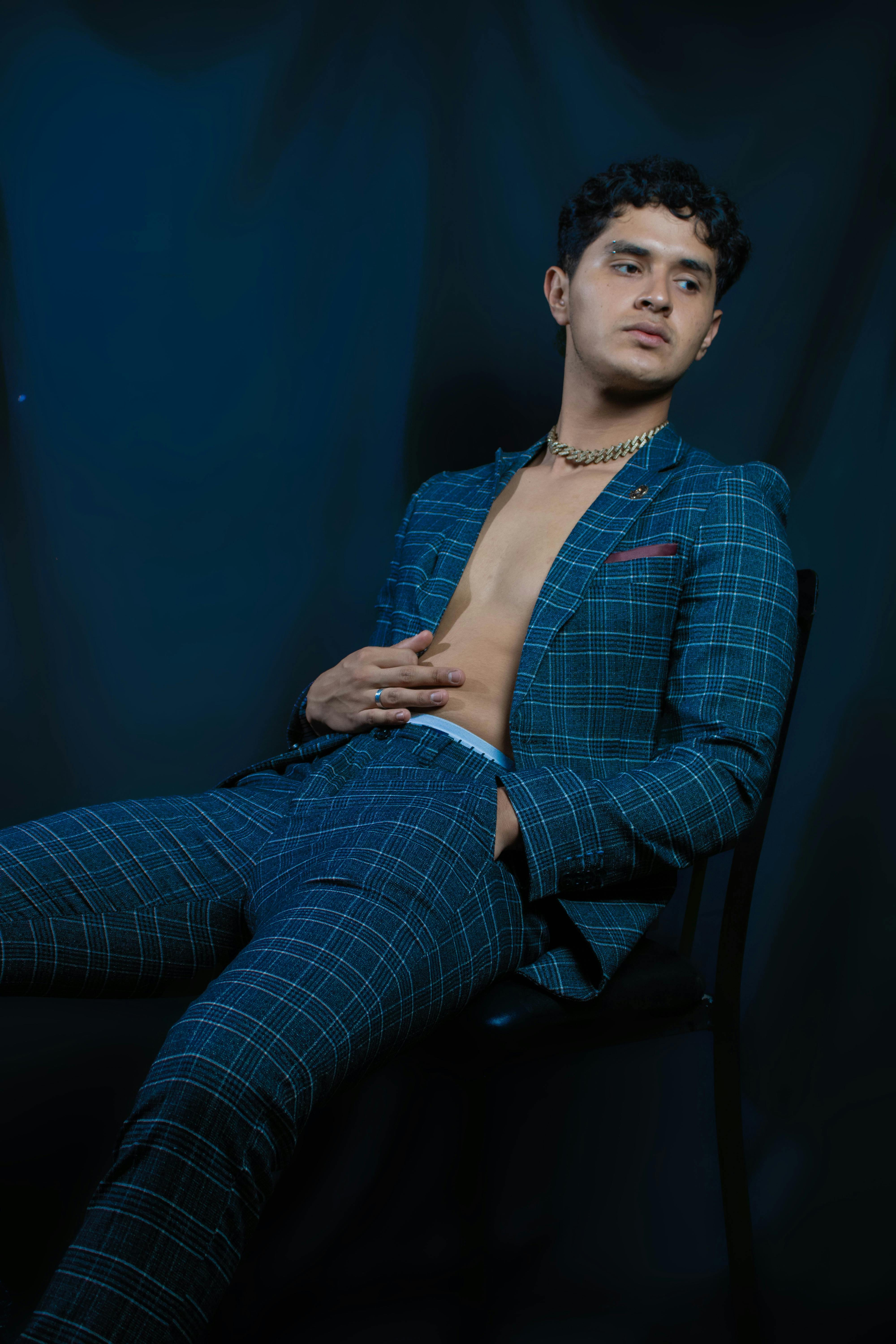 Man In A Suit Blue Background Photos, Download The BEST Free Man In A ...