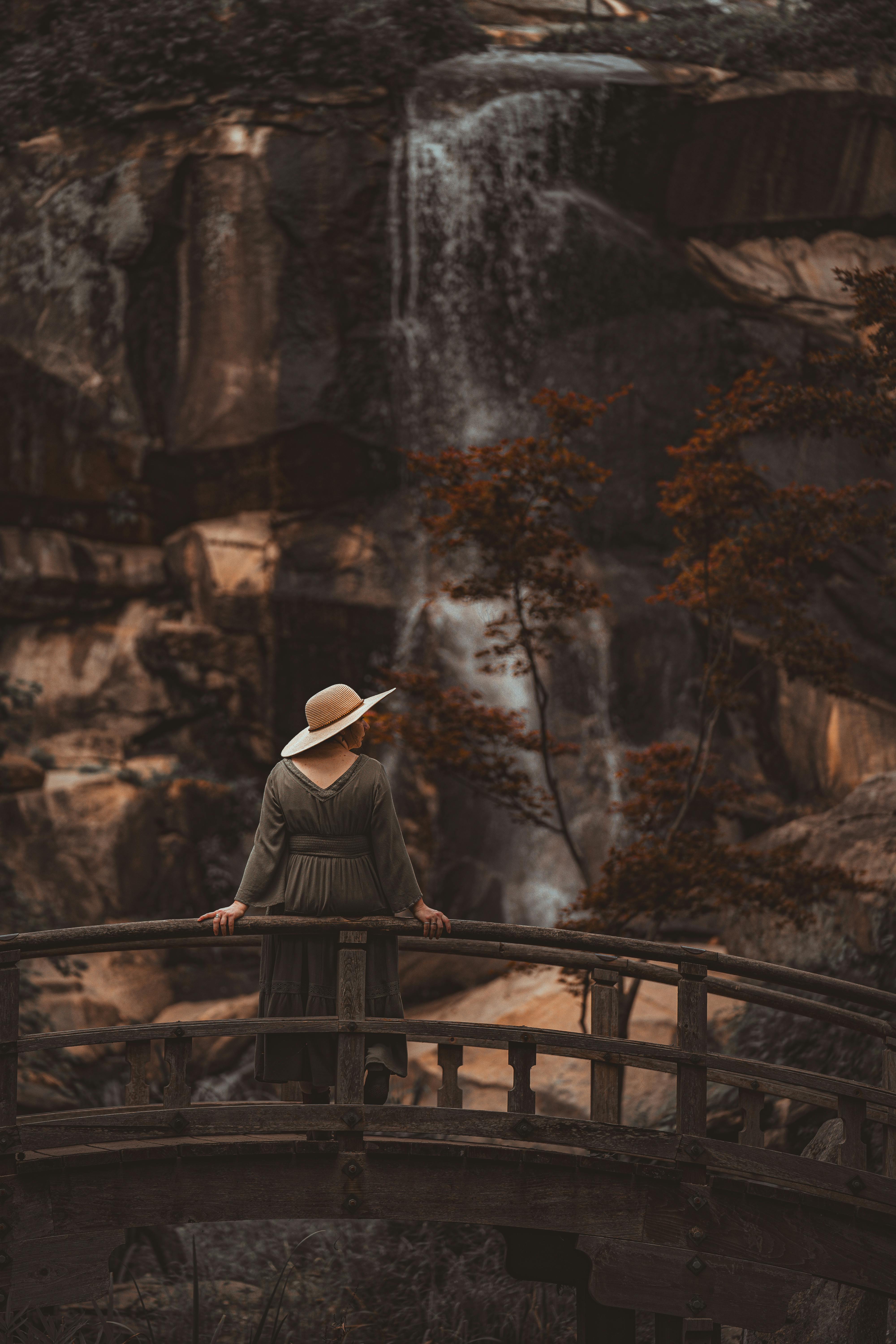 Brown Waterfall Photos, Download The BEST Free Brown Waterfall Stock ...