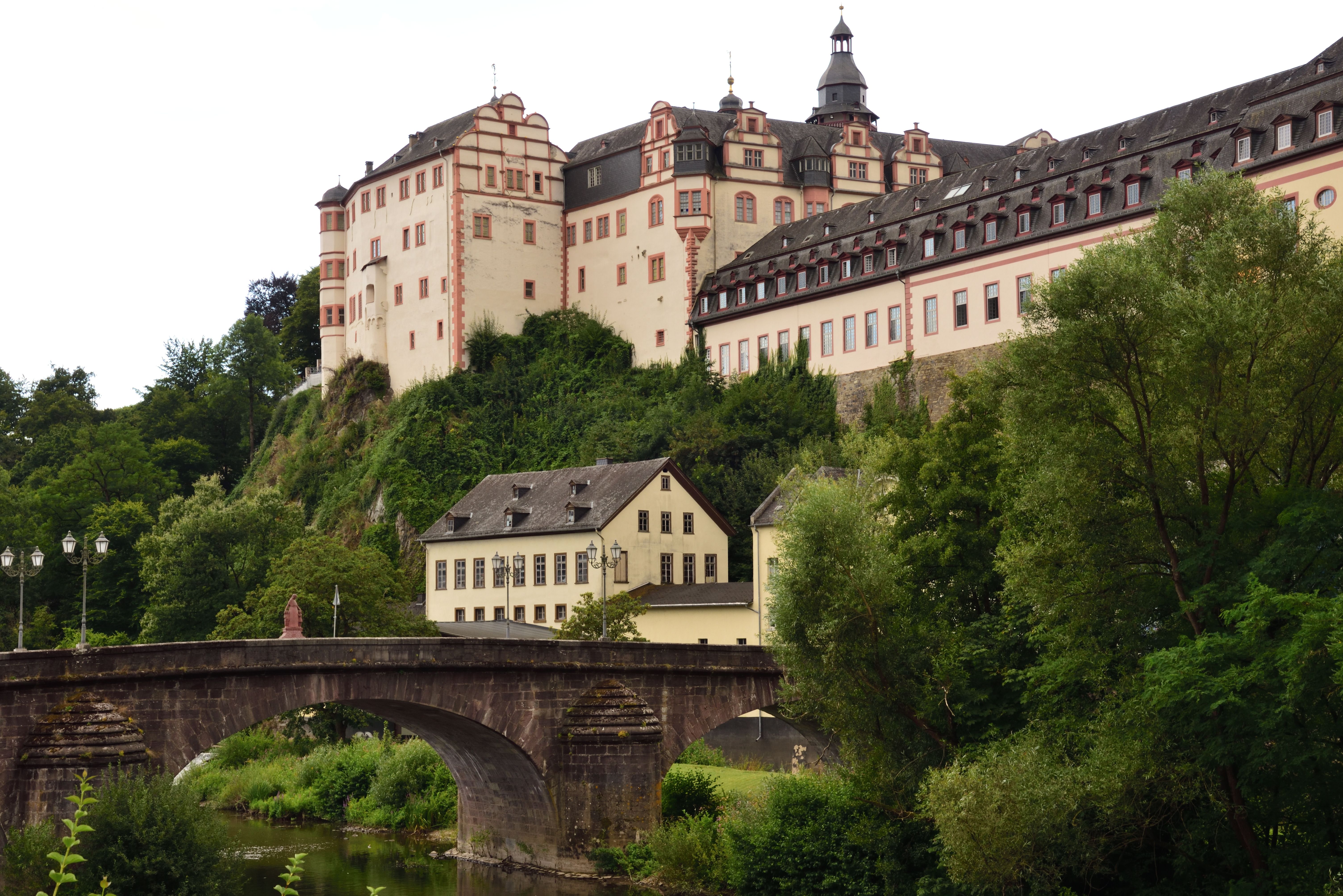 Castle and Stone Bridge · Free Stock Photo