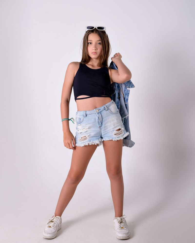Girl Wearing Shorts Photos Download The Best Free Girl Wearing Shorts 2894