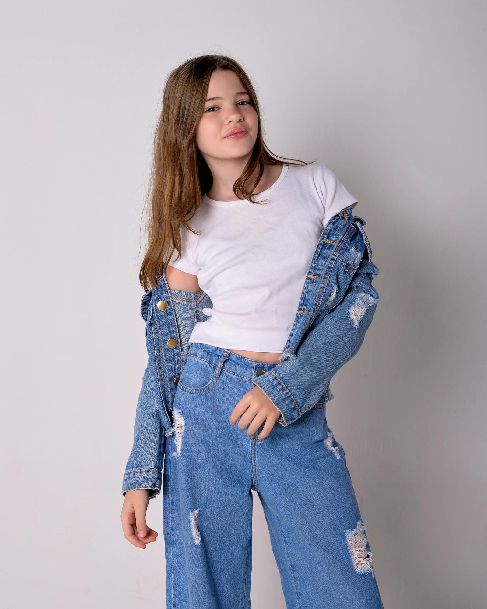 Girl Wearing Denim Photos, Download The BEST Free Girl Wearing Denim ...