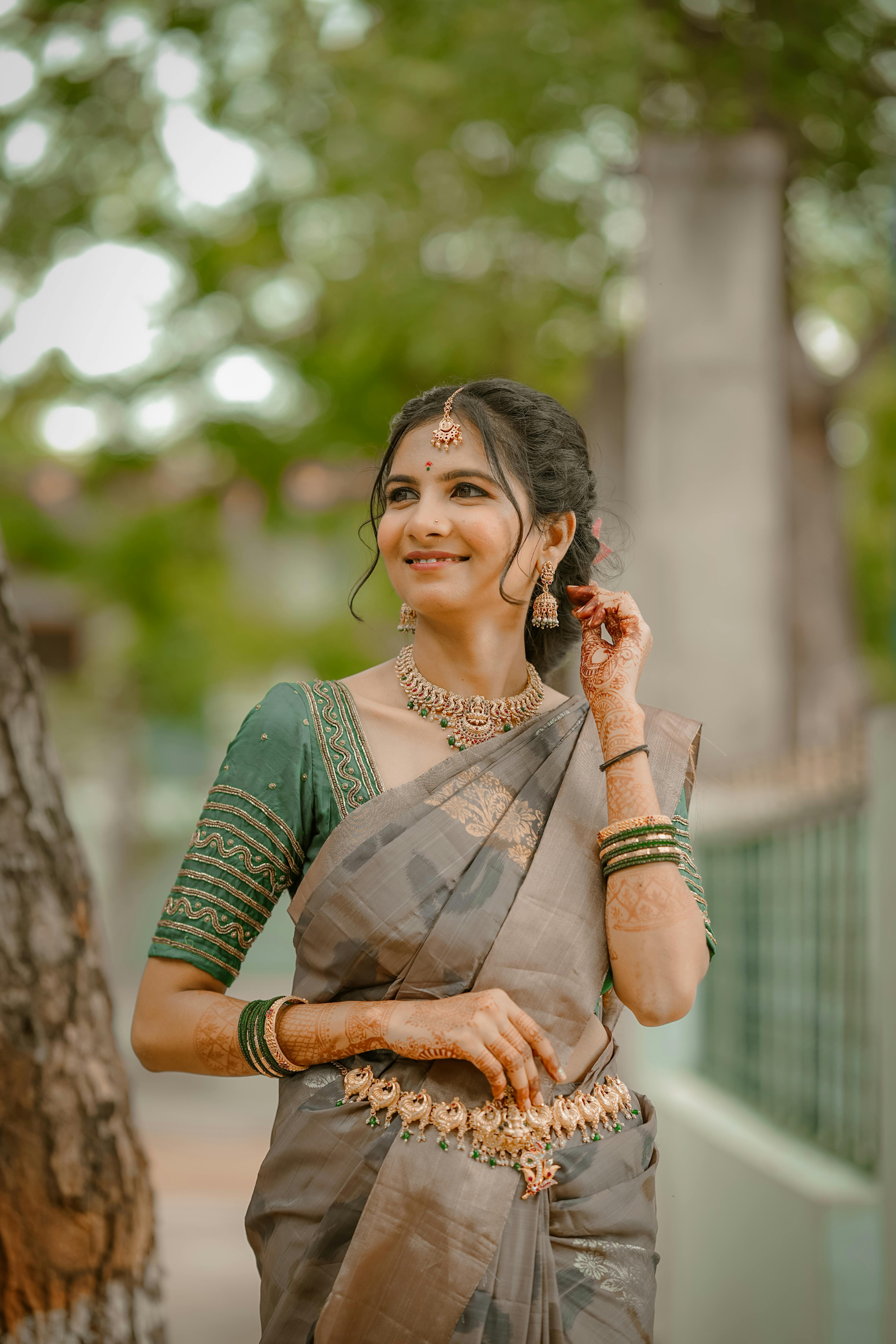 Saree Model Photos, Download The BEST Free Saree Model Stock Photos ...