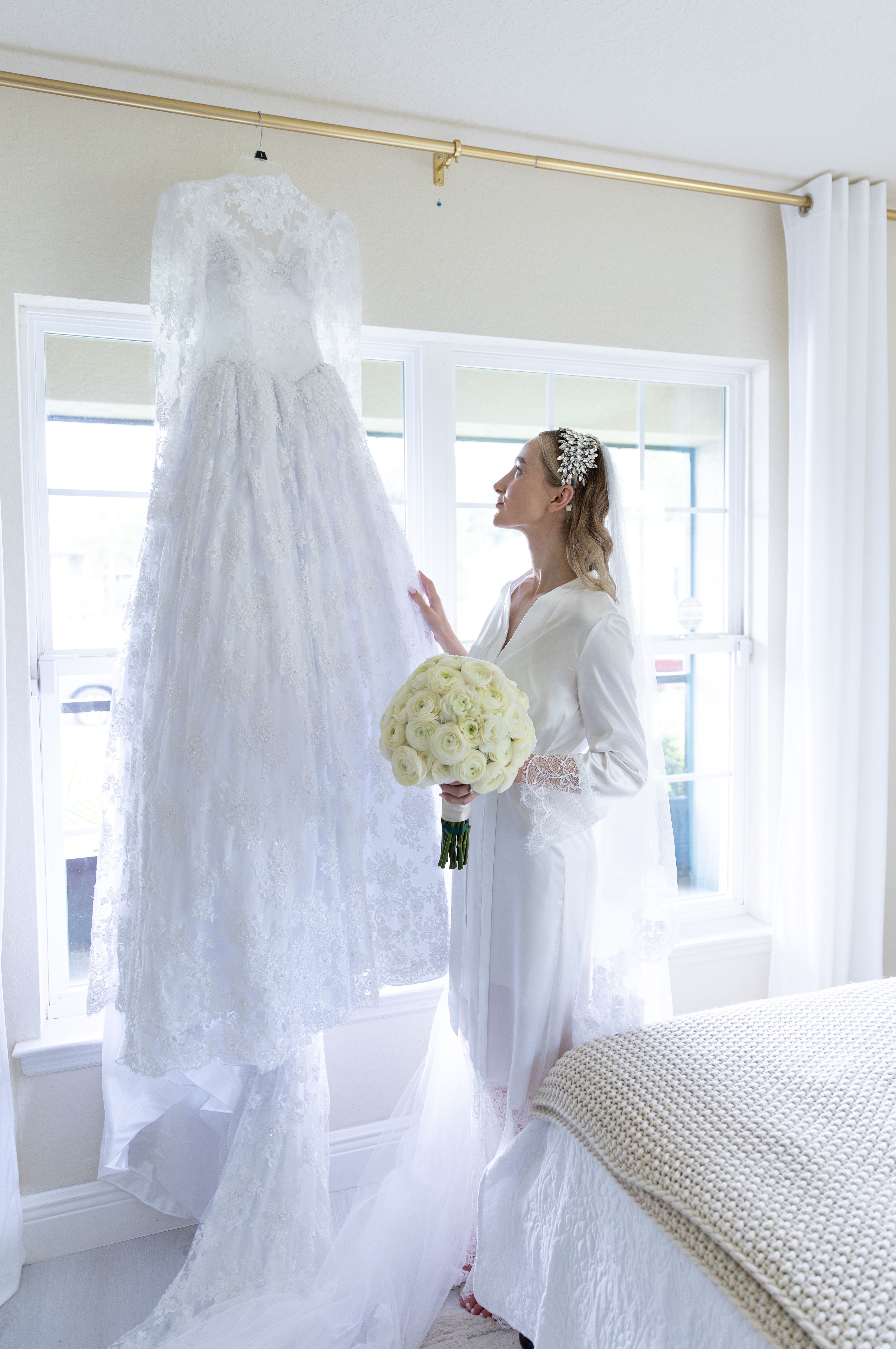Crop bride with makeup tools before wedding ceremony · Free Stock Photo