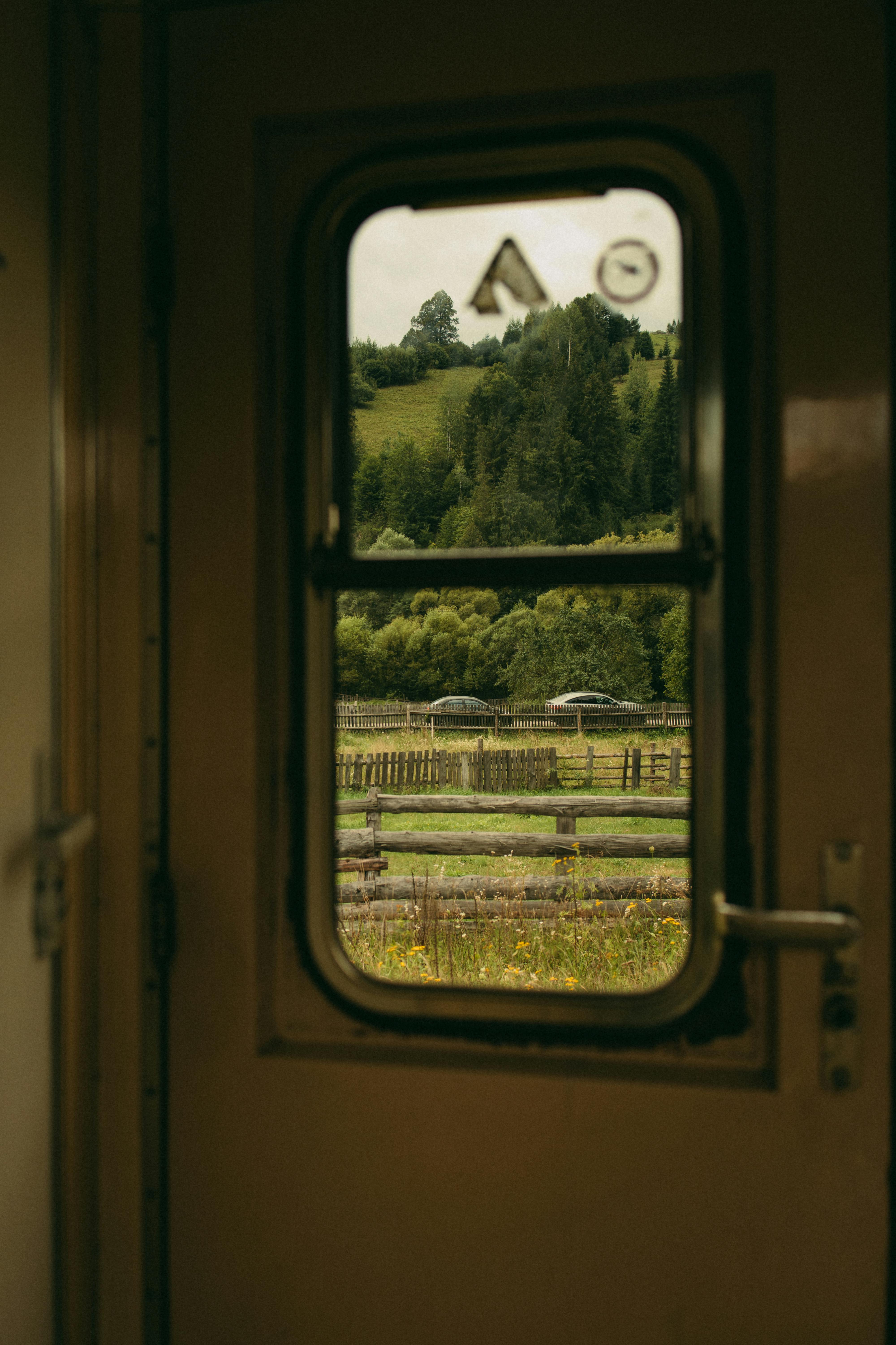 Open Door Frame In The Middle Of A Field Photos, Download The BEST Free ...