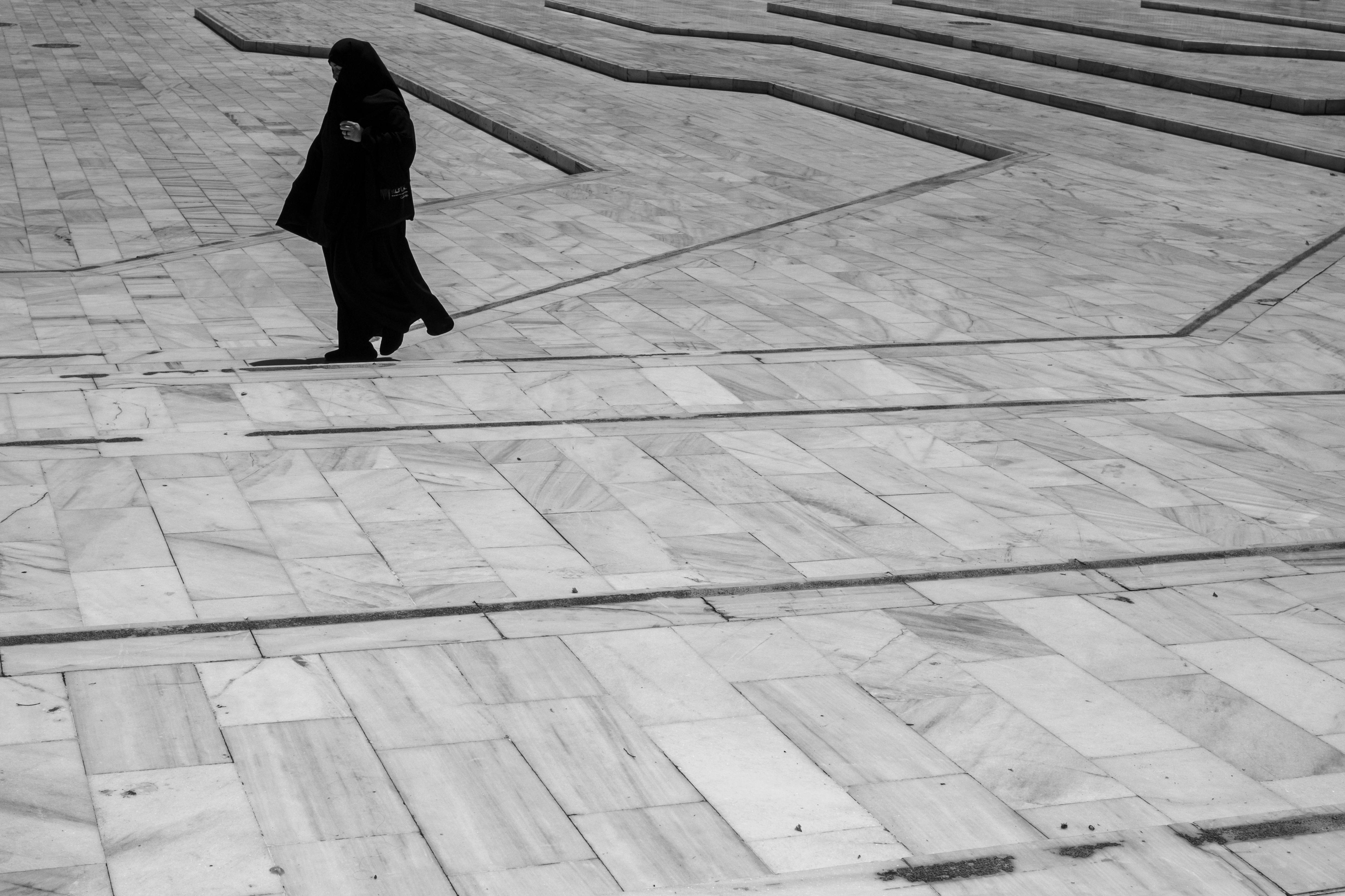 Shadow Figure Walking Away Person Crying Ground Photos, Download The ...