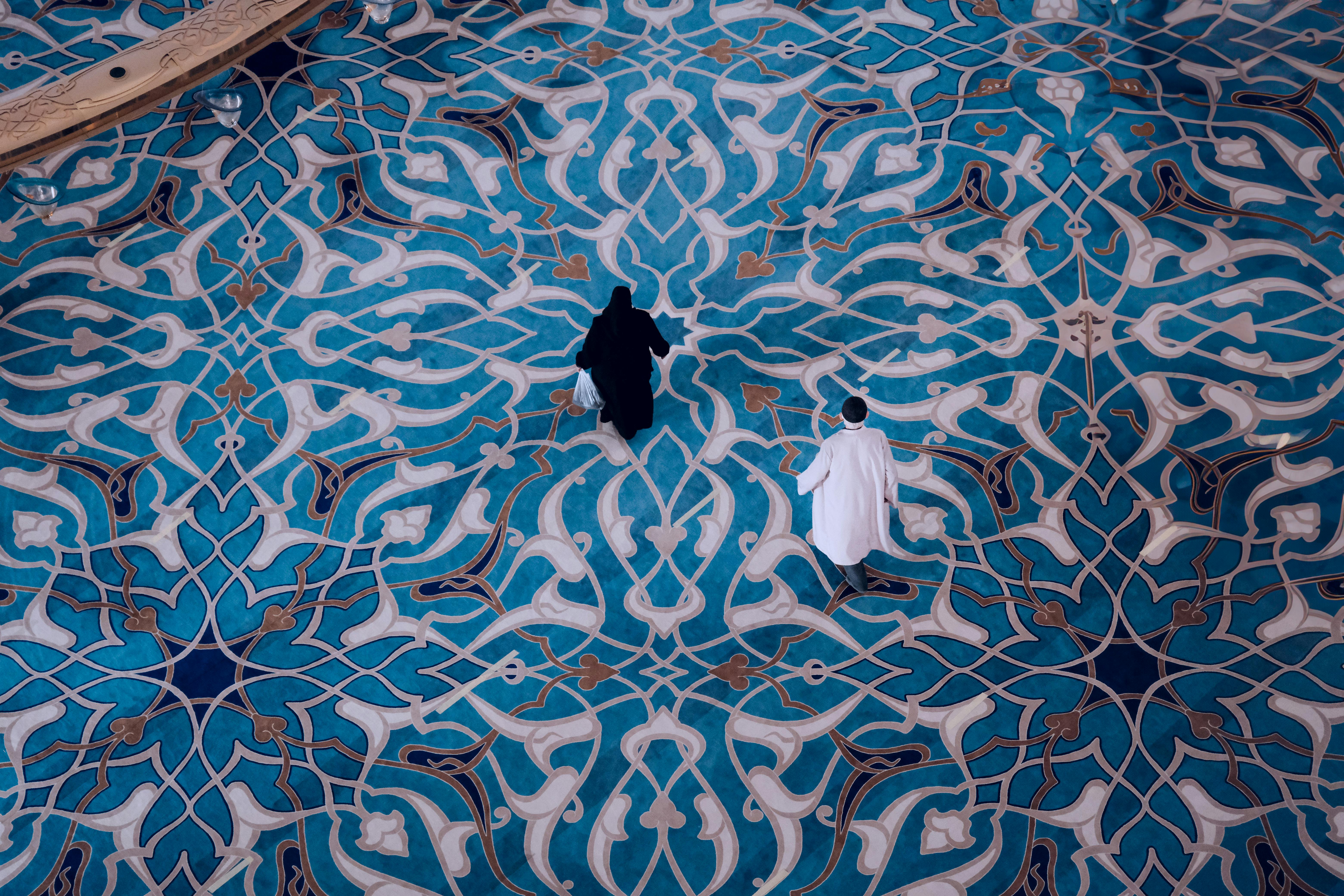 on the mosque rug · Free Stock Photo