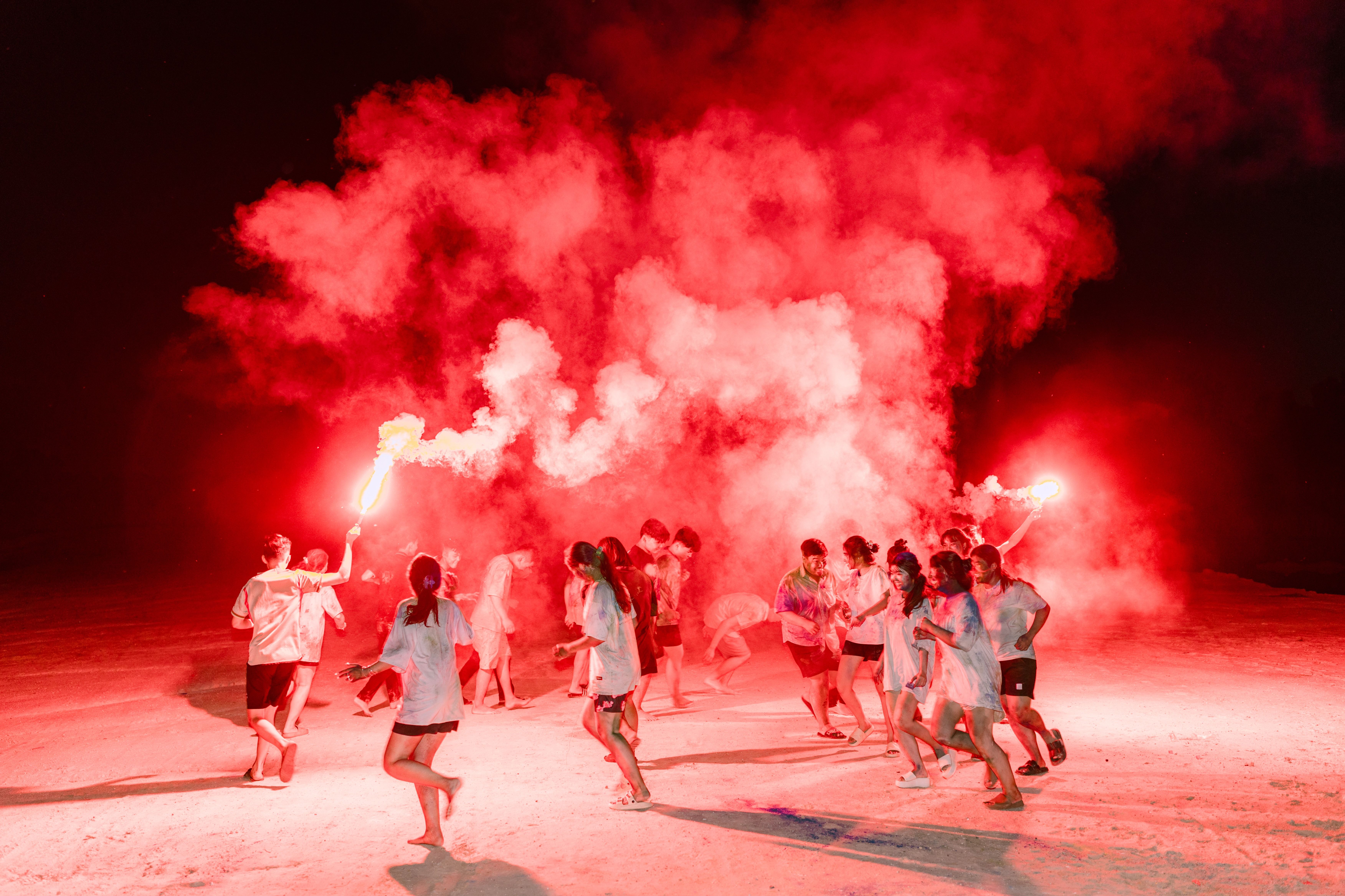 People Running In Smoke Photos, Download The BEST Free People Running ...