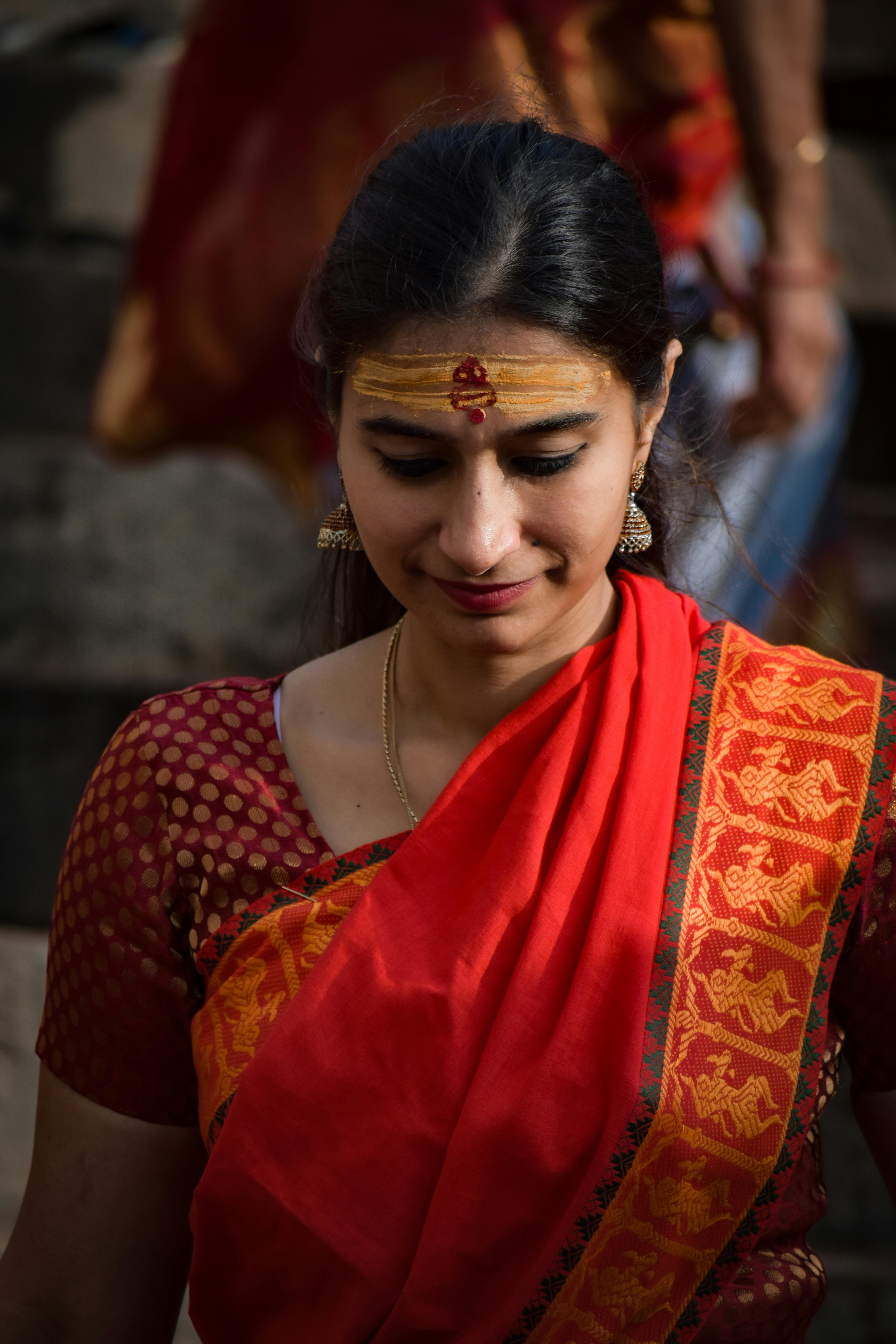 Sari Siri Photos, Download The BEST Free Sari Siri Stock Photos & HD Images