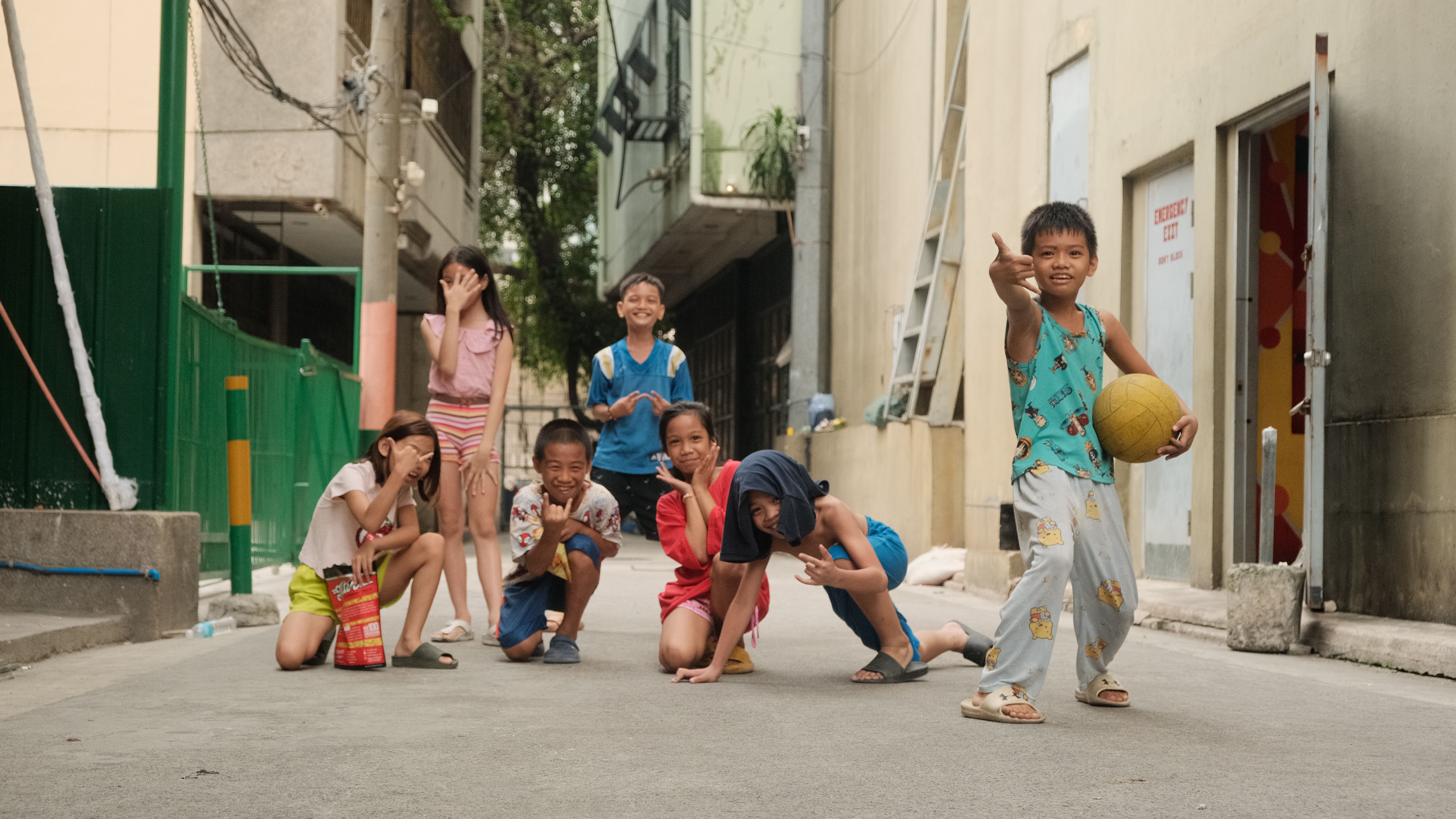 Children Playing in a Manila Street · Free Stock Photo