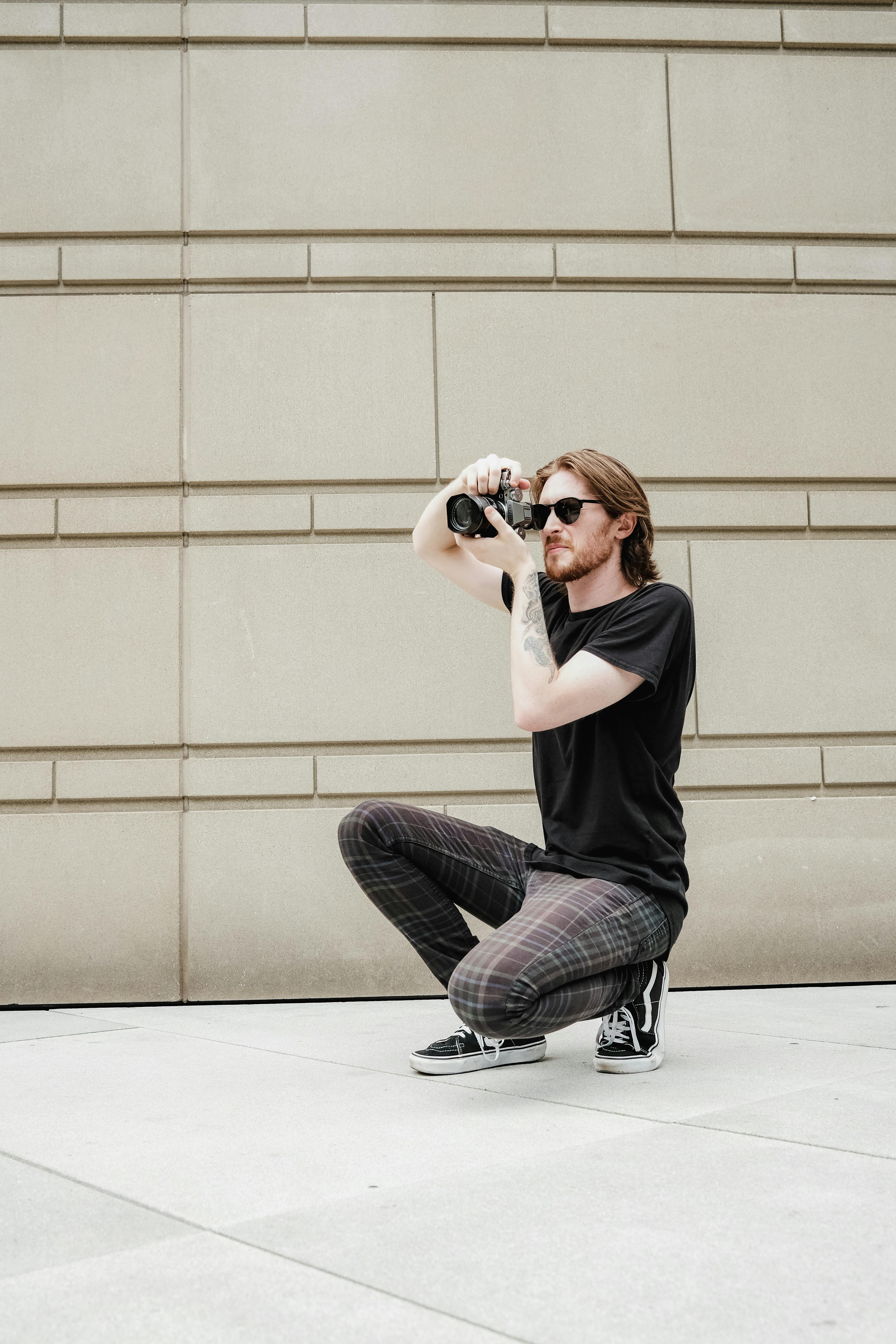 Crouching Man Photos, Download The BEST Free Crouching Man Stock Photos ...