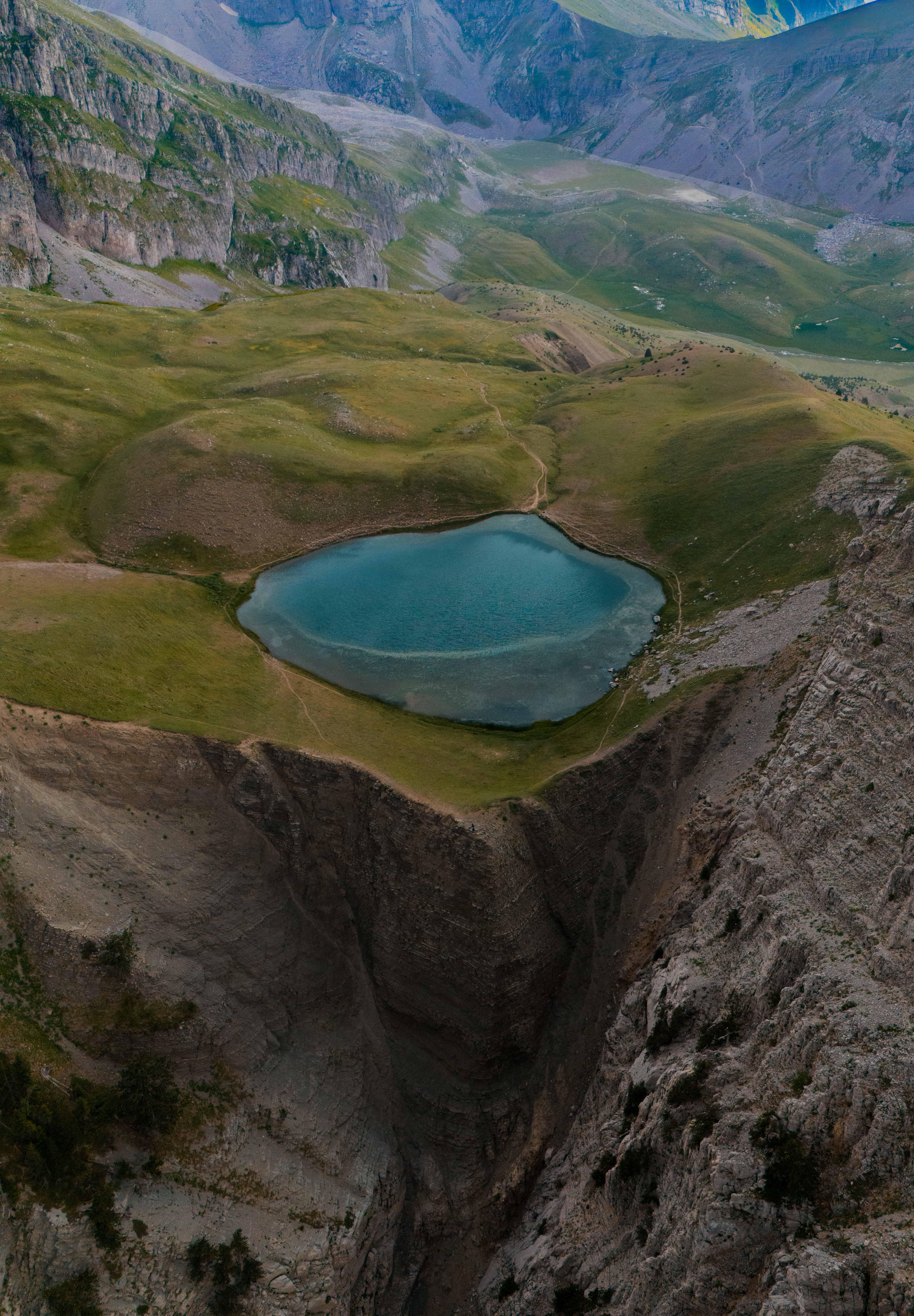 DragonLake · Free Stock Photo