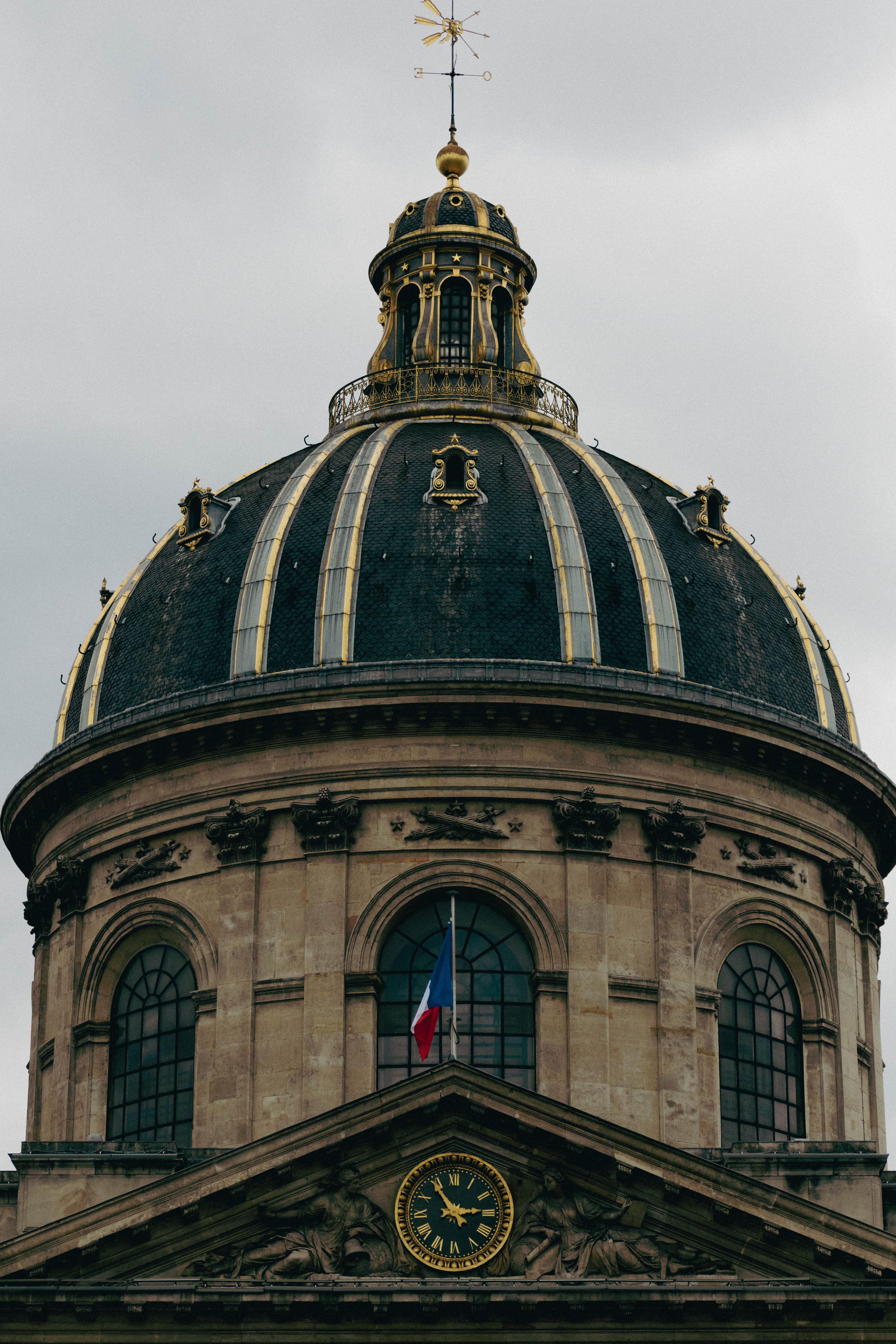 The dome of the paris cathedral · Free Stock Photo