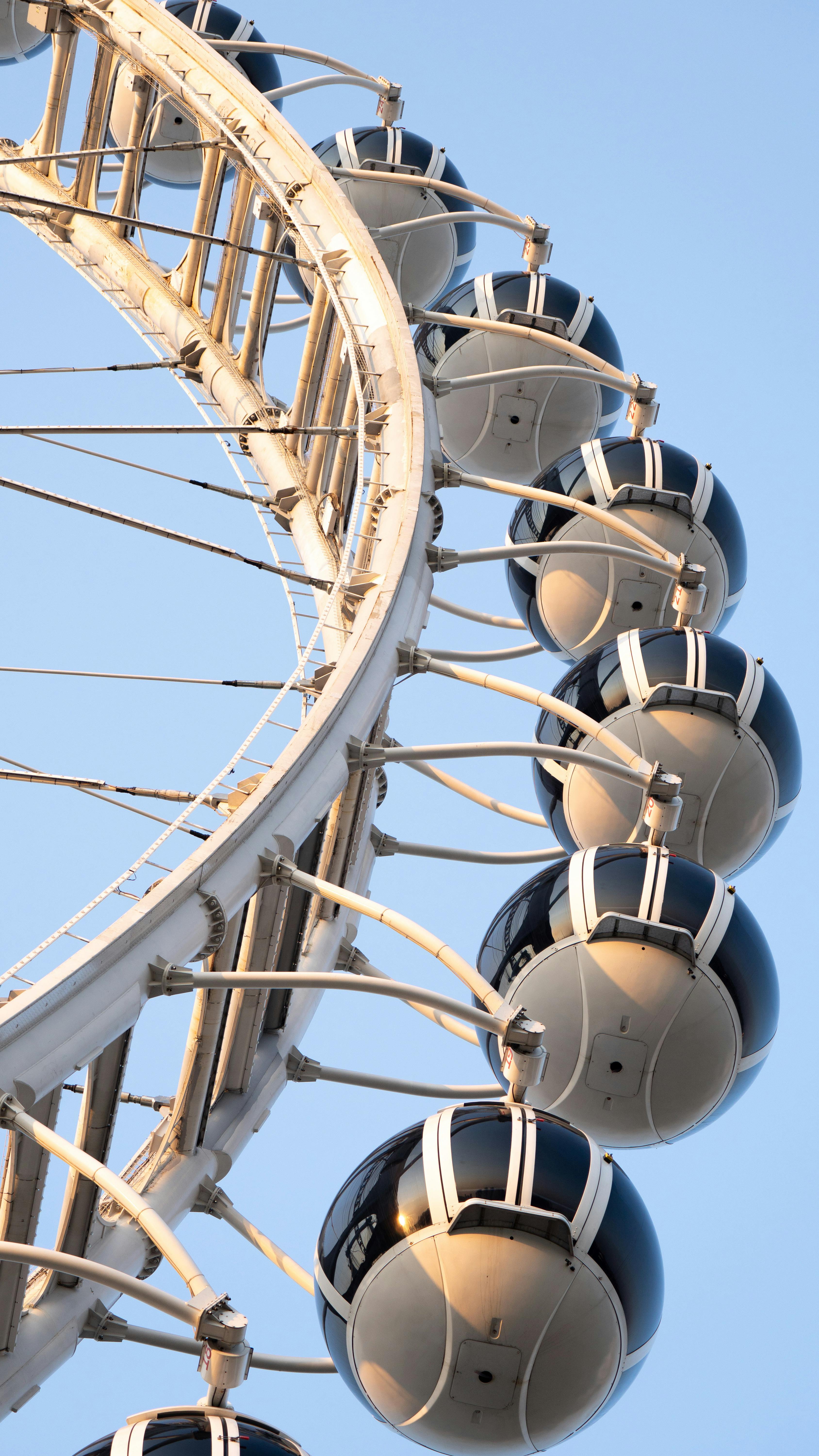 Revolving Wheel Photos, Download The BEST Free Revolving Wheel Stock ...