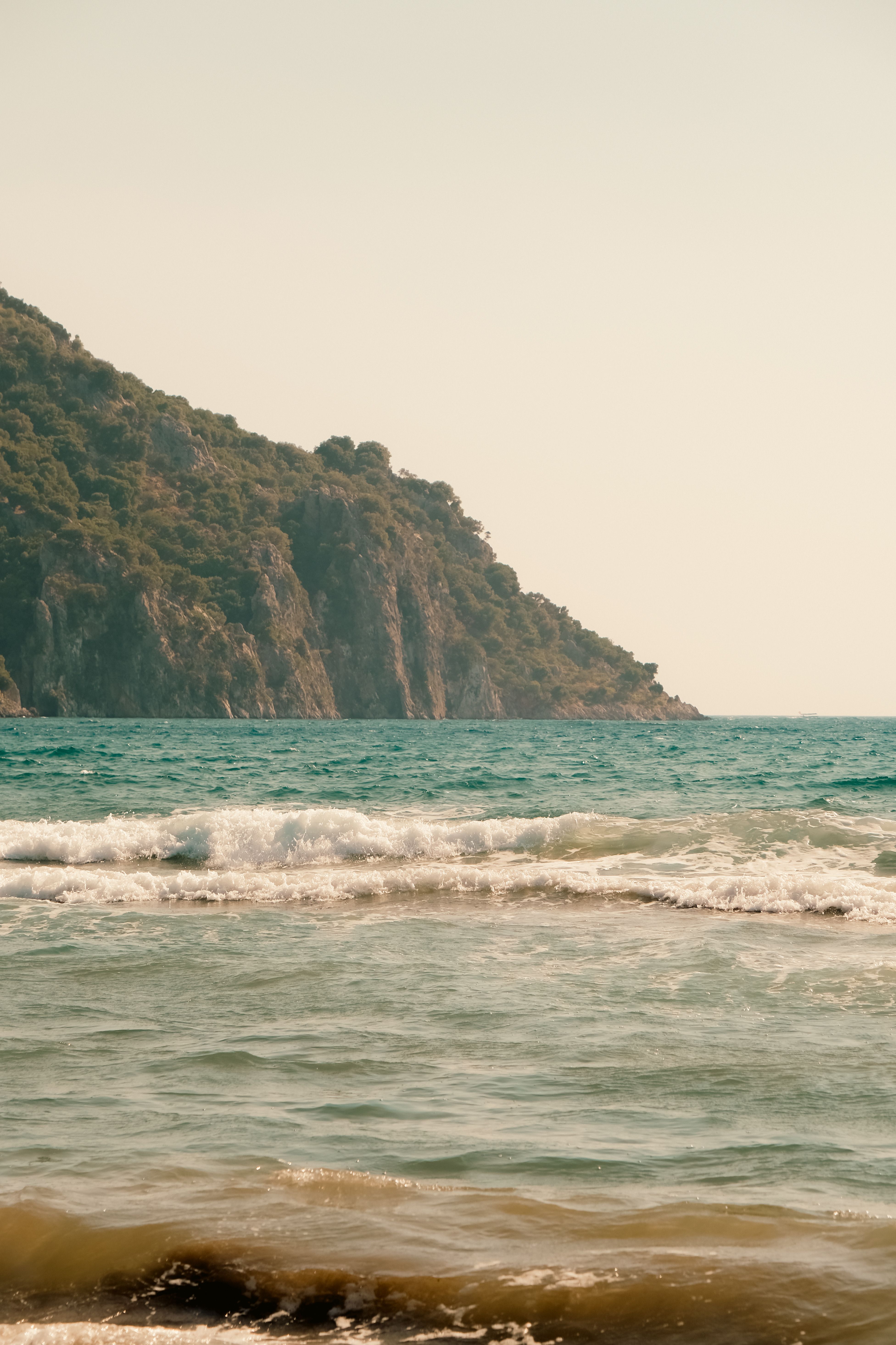 Scenic View of Ocean · Free Stock Photo