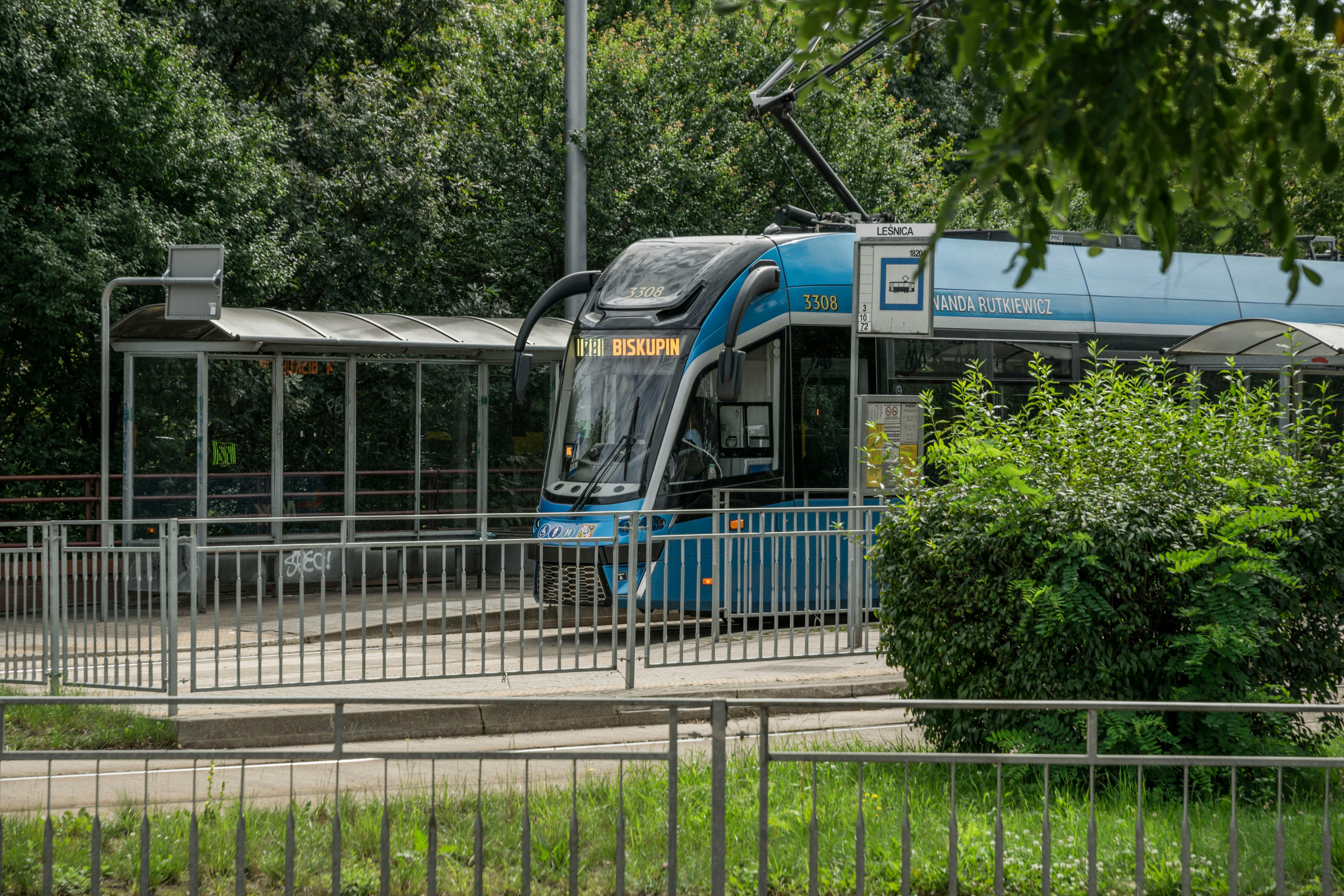Tram tramway Moderus Gamma tramwaj Wroclaw Polska · Free Stock Photo