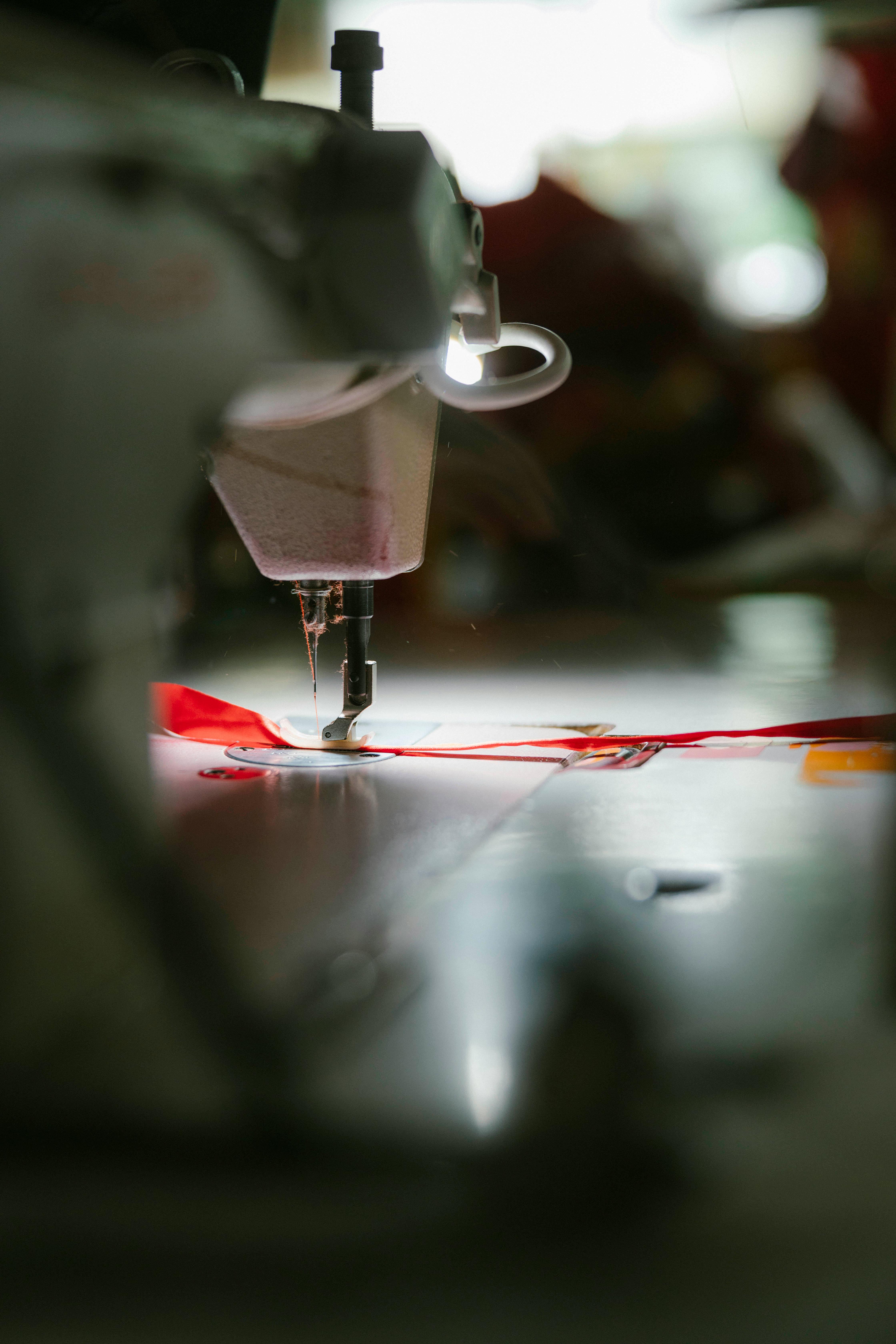 White Singer Sewing Machine · Free Stock Photo