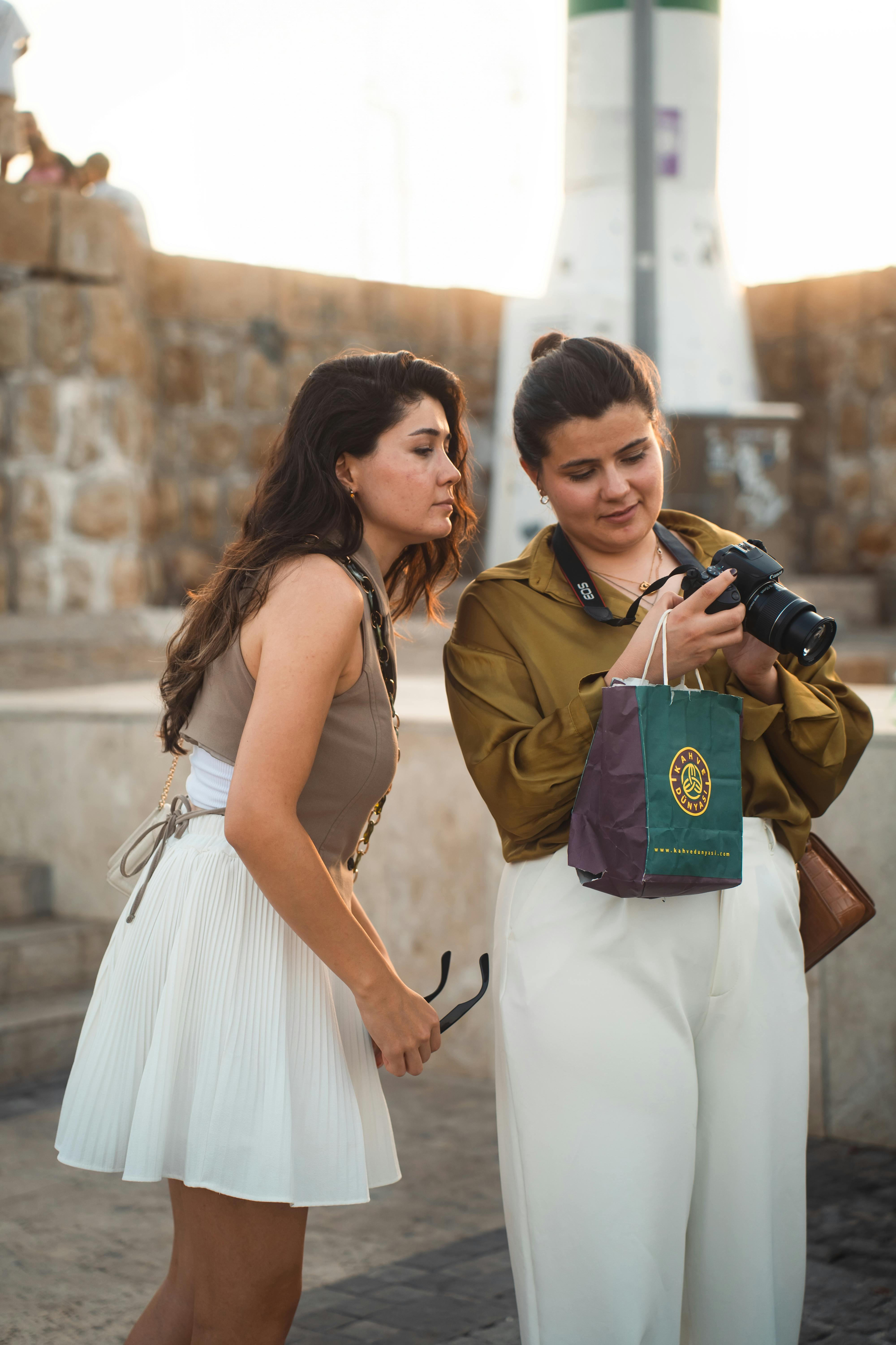 Friends On Holiday Photos, Download The BEST Free Friends On Holiday ...