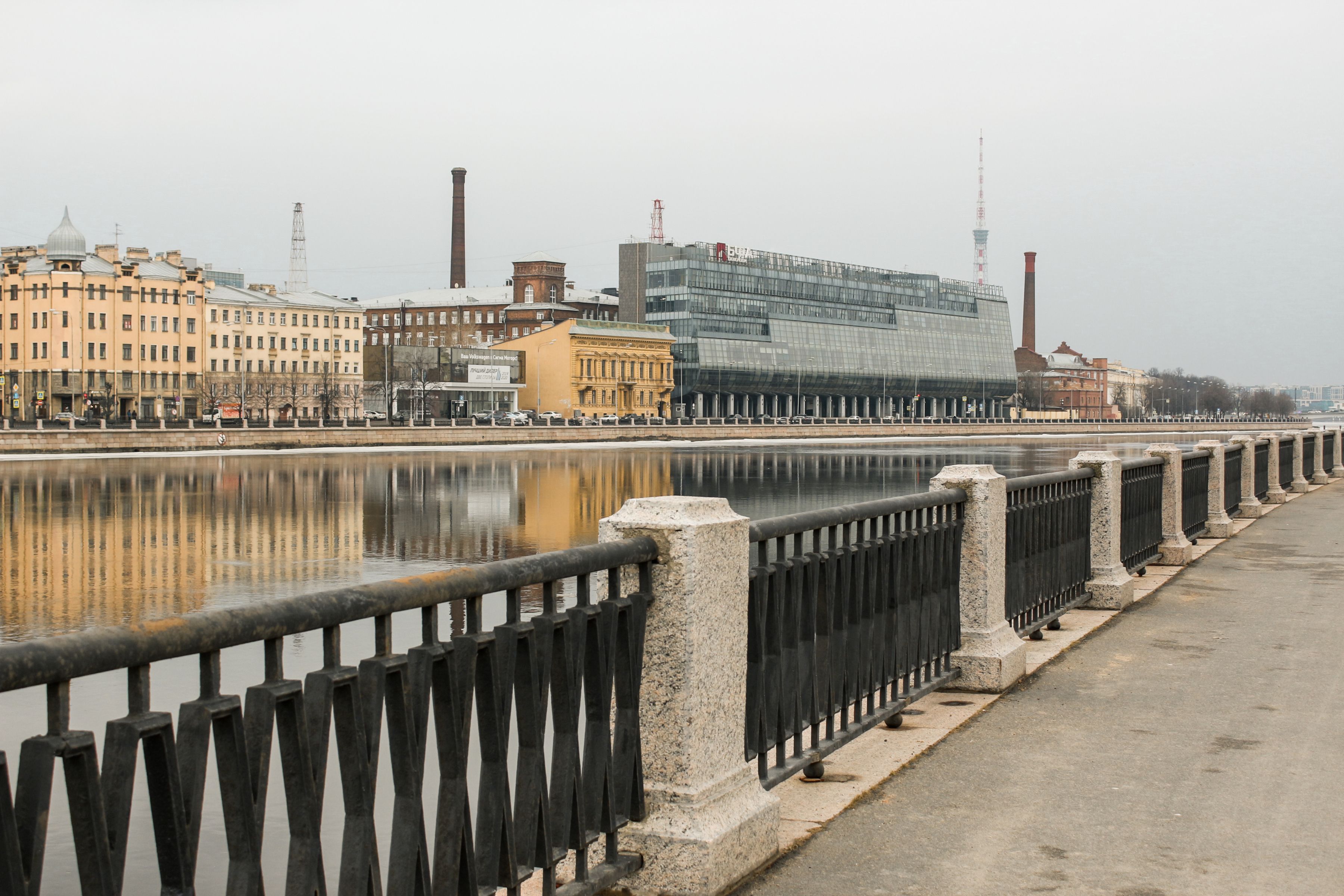 A view of the city from a bridge · Free Stock Photo