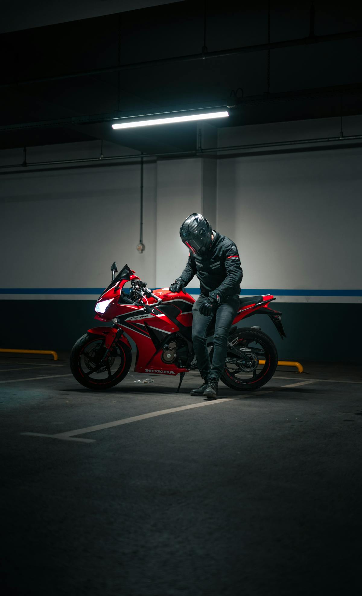 Motorcycle Pose Photos, Download The BEST Free Motorcycle Pose Stock ...