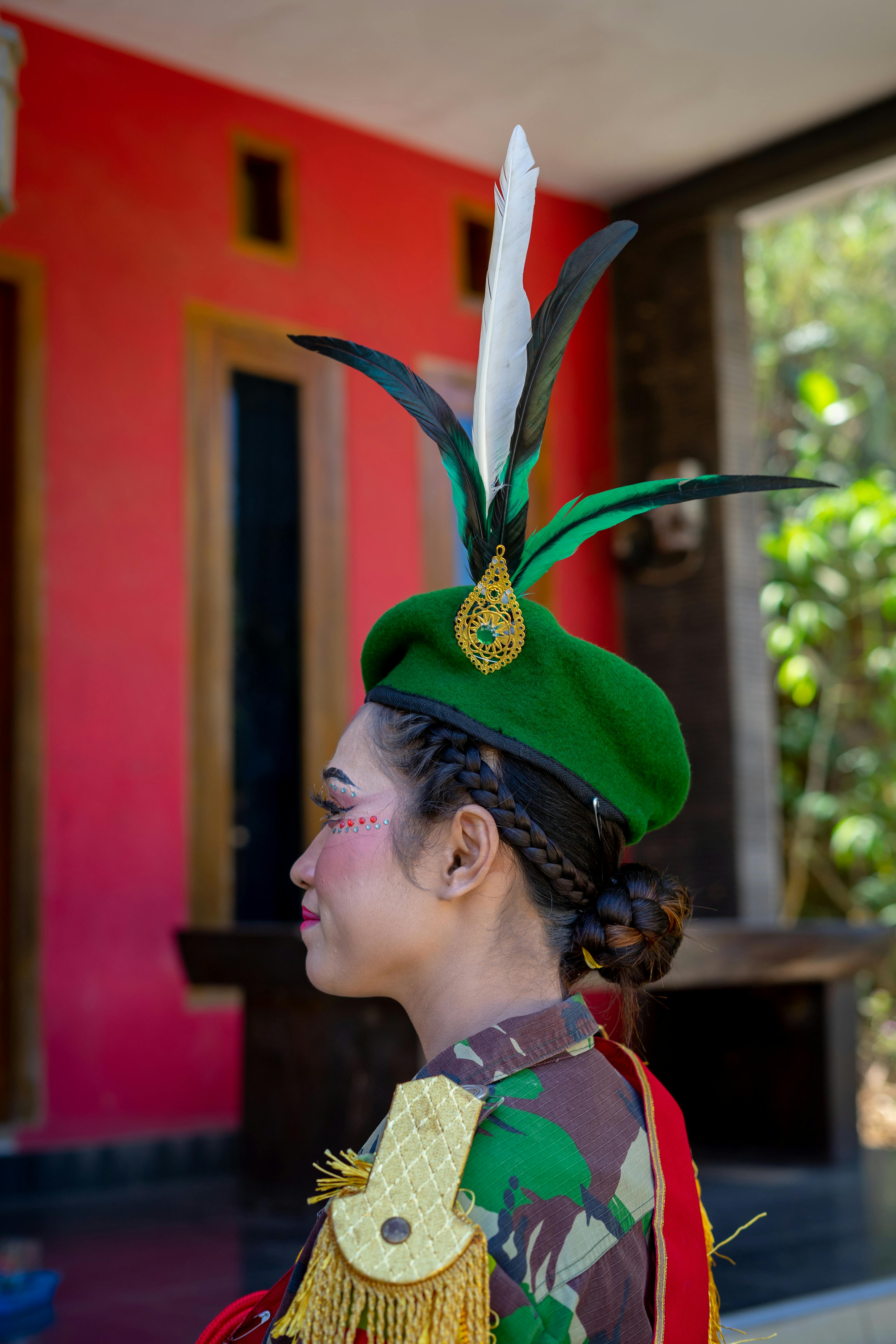 Female soldier and majorette indonesia army · Free Stock Photo