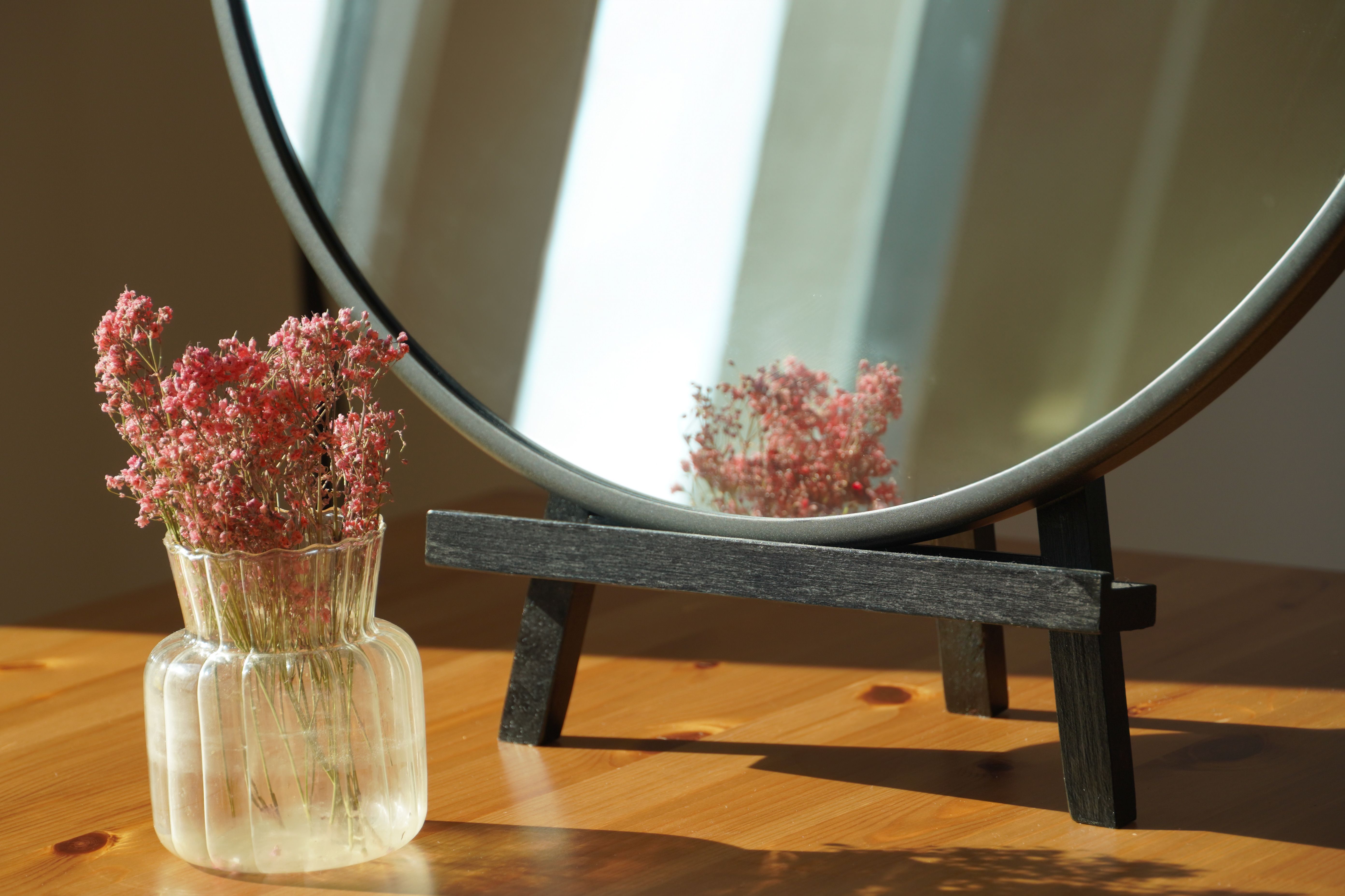 Mirror mirrors · Free Stock Photo