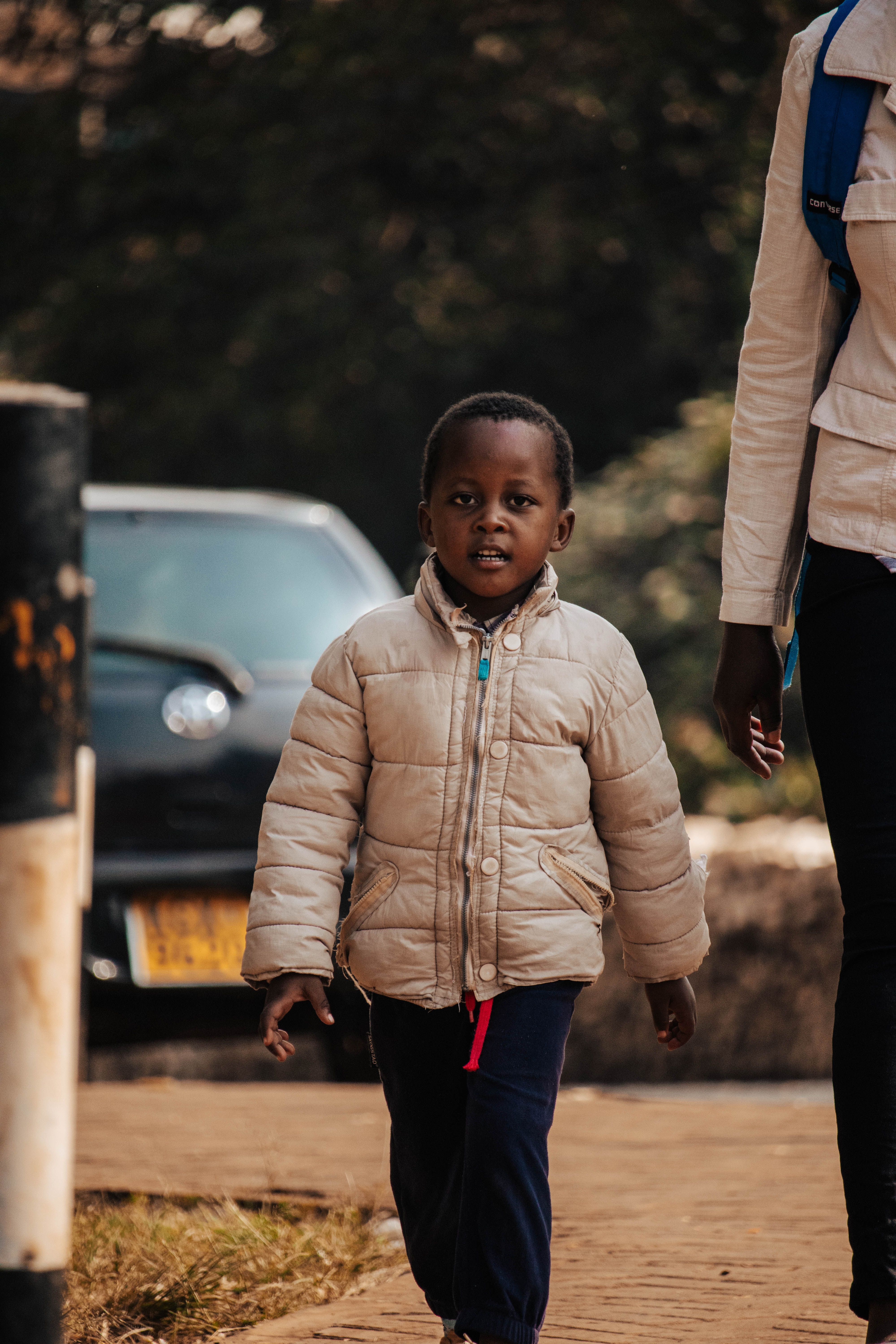 Child walking home · Free Stock Photo