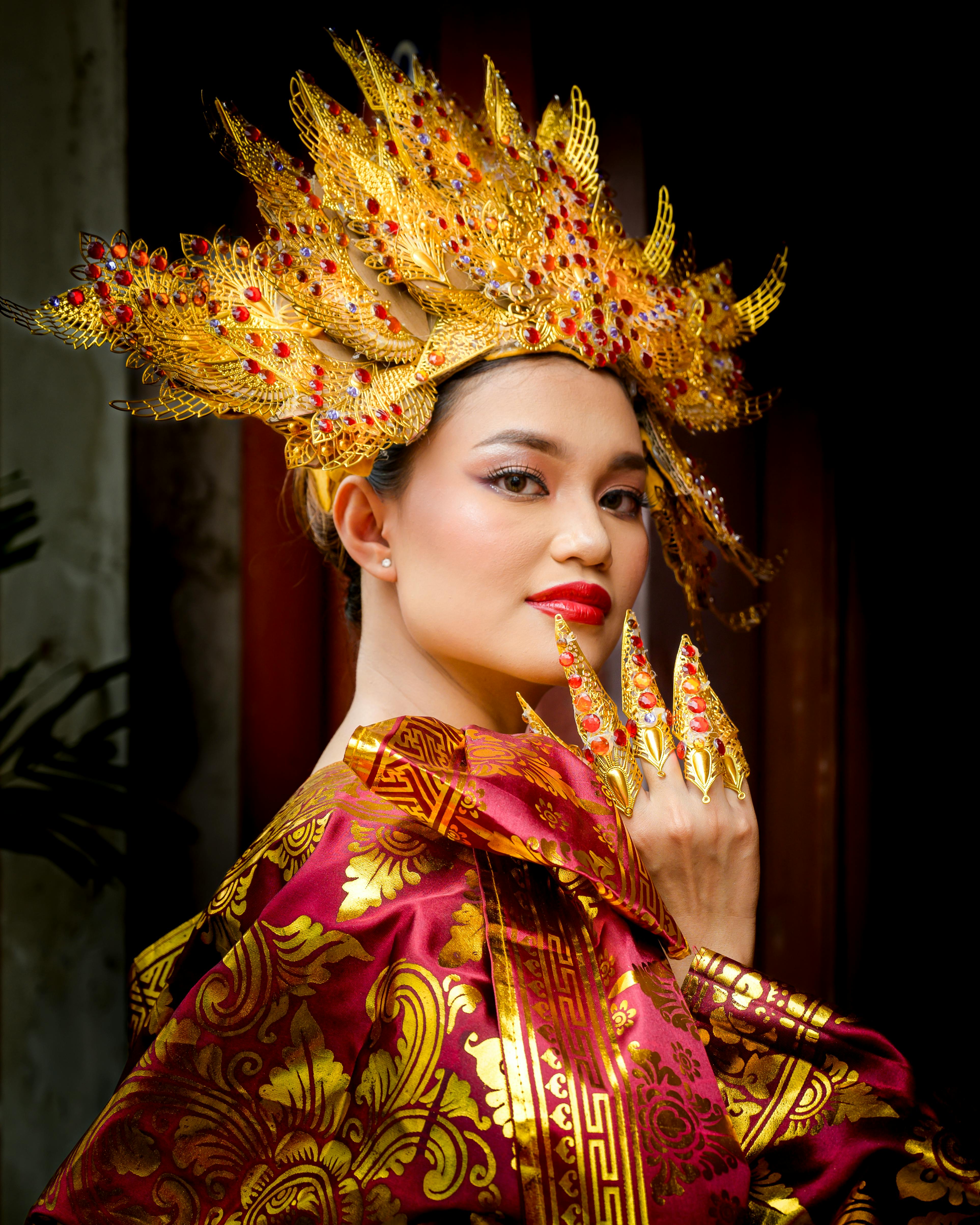 Model with Indonesia traditional dress · Free Stock Photo