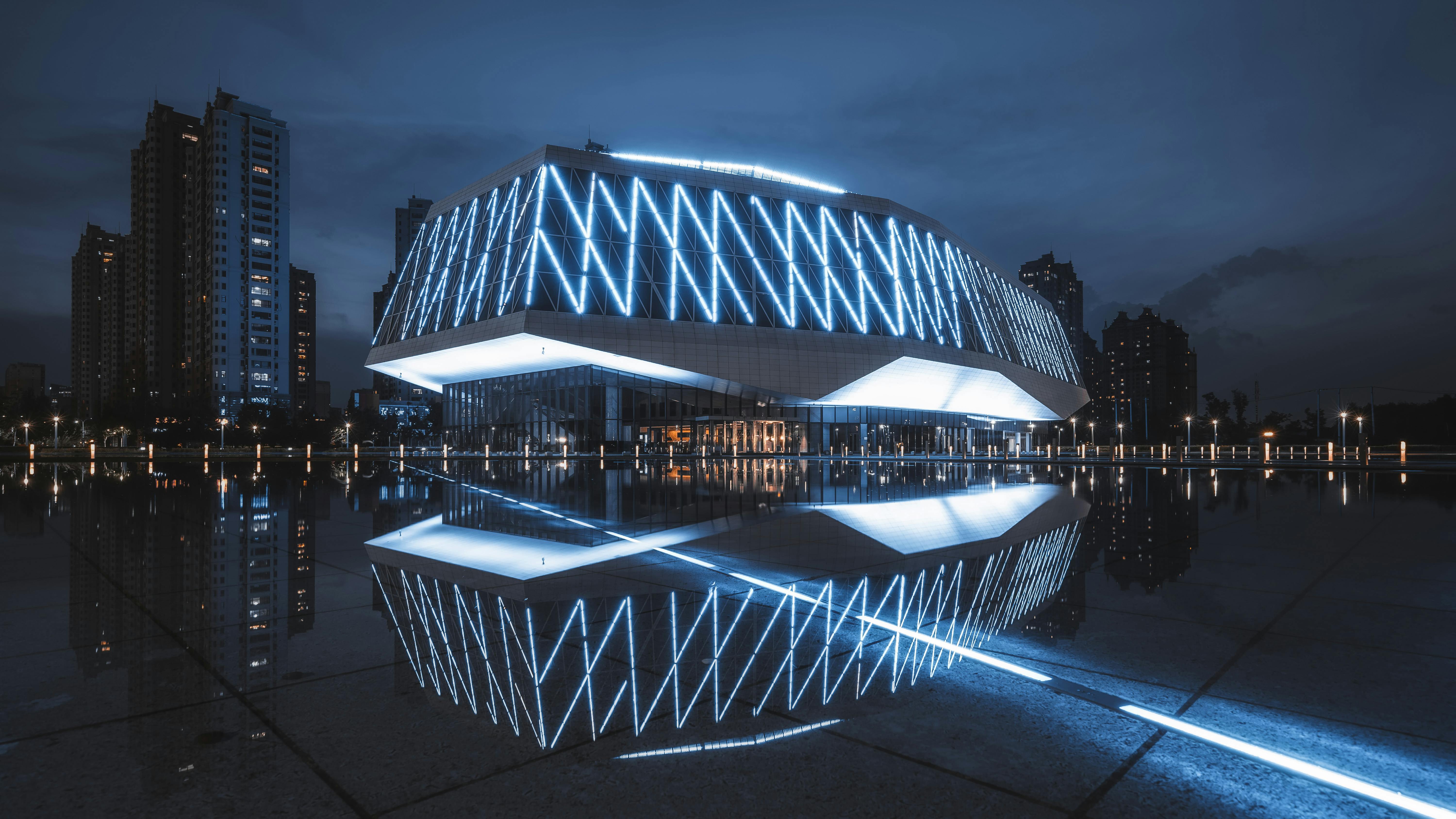 Clear Glass Walled Building · Free Stock Photo