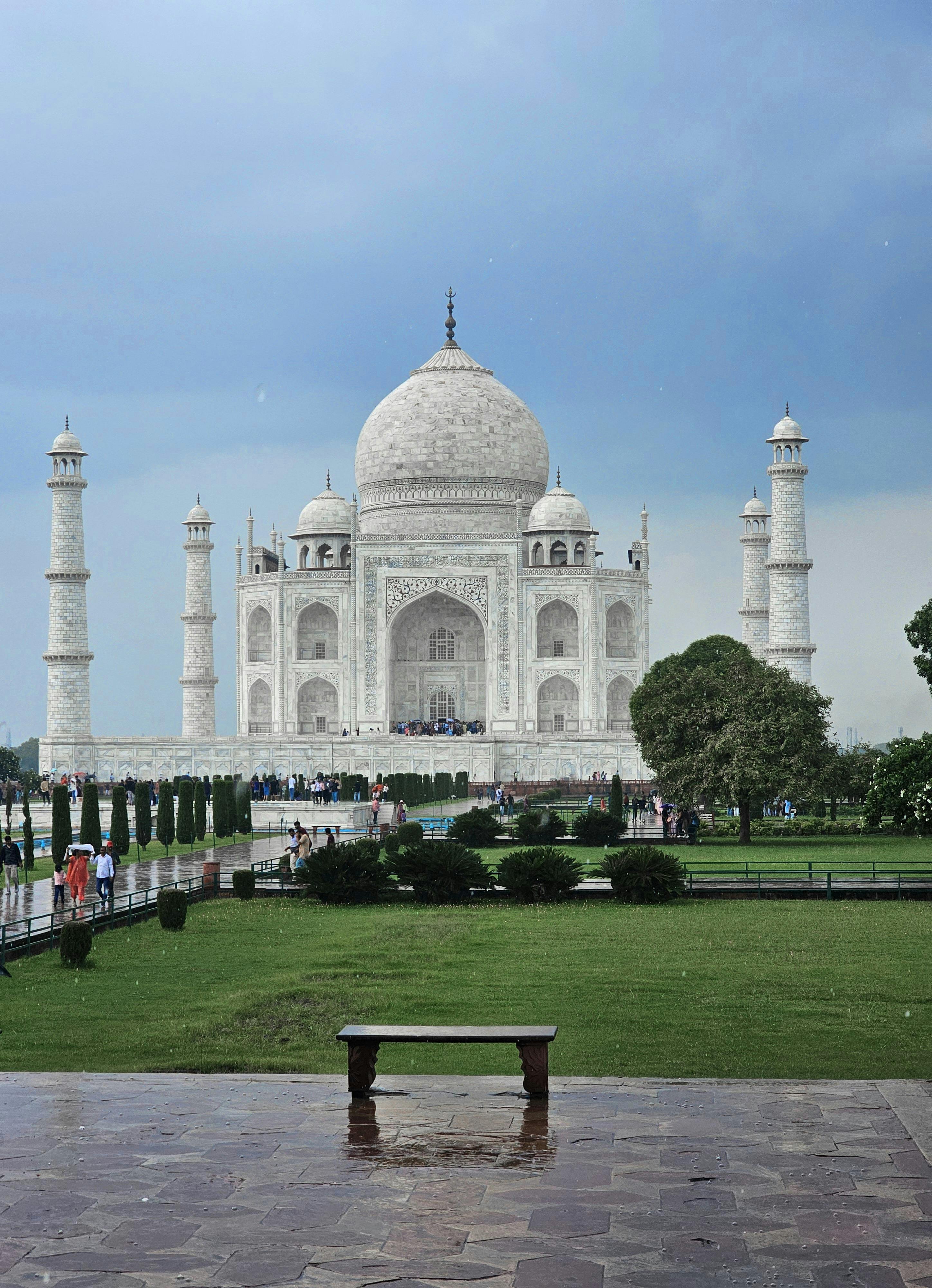 Front view of Taj Mahal · Free Stock Photo