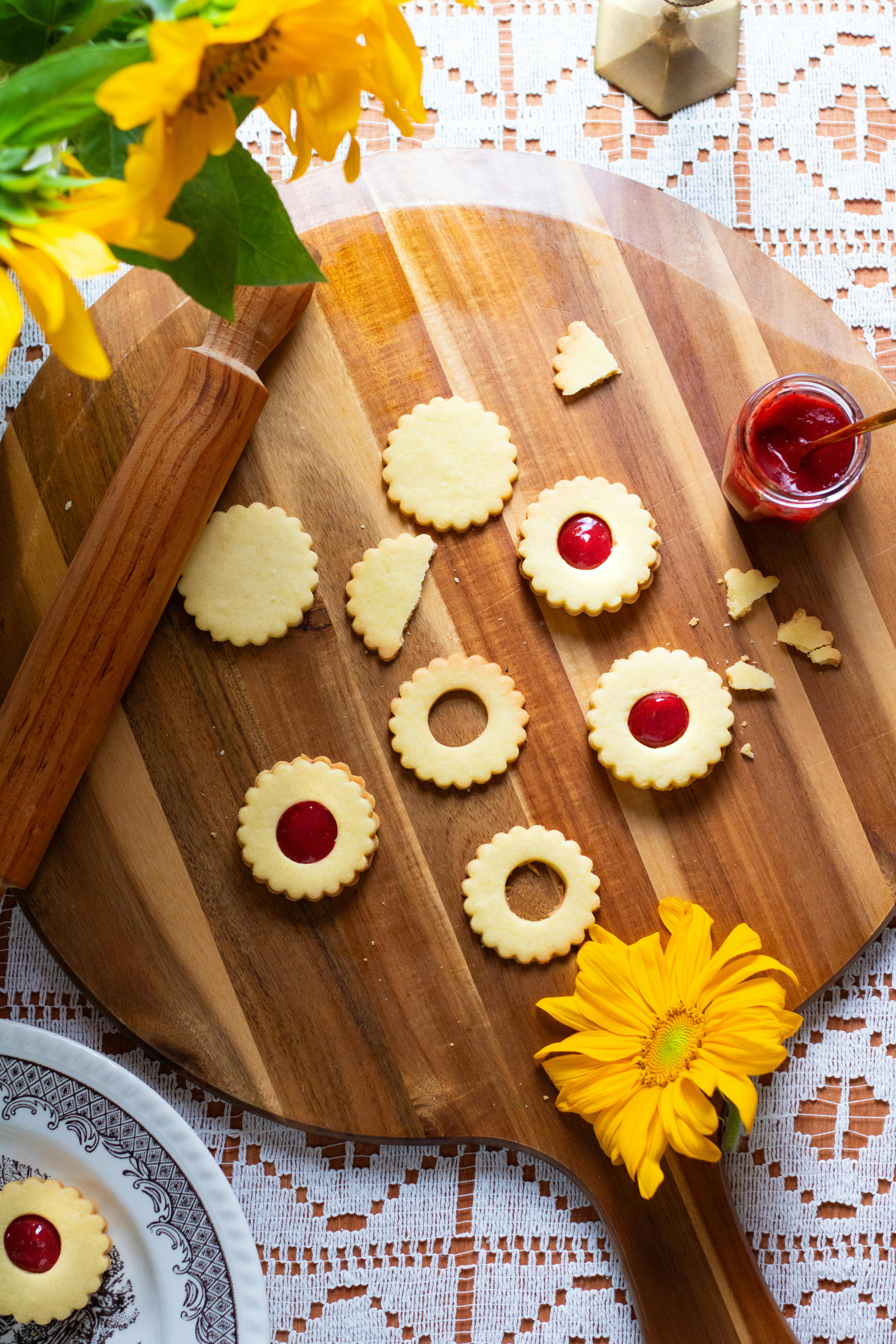 Sablé with strawberry jam · Free Stock Photo