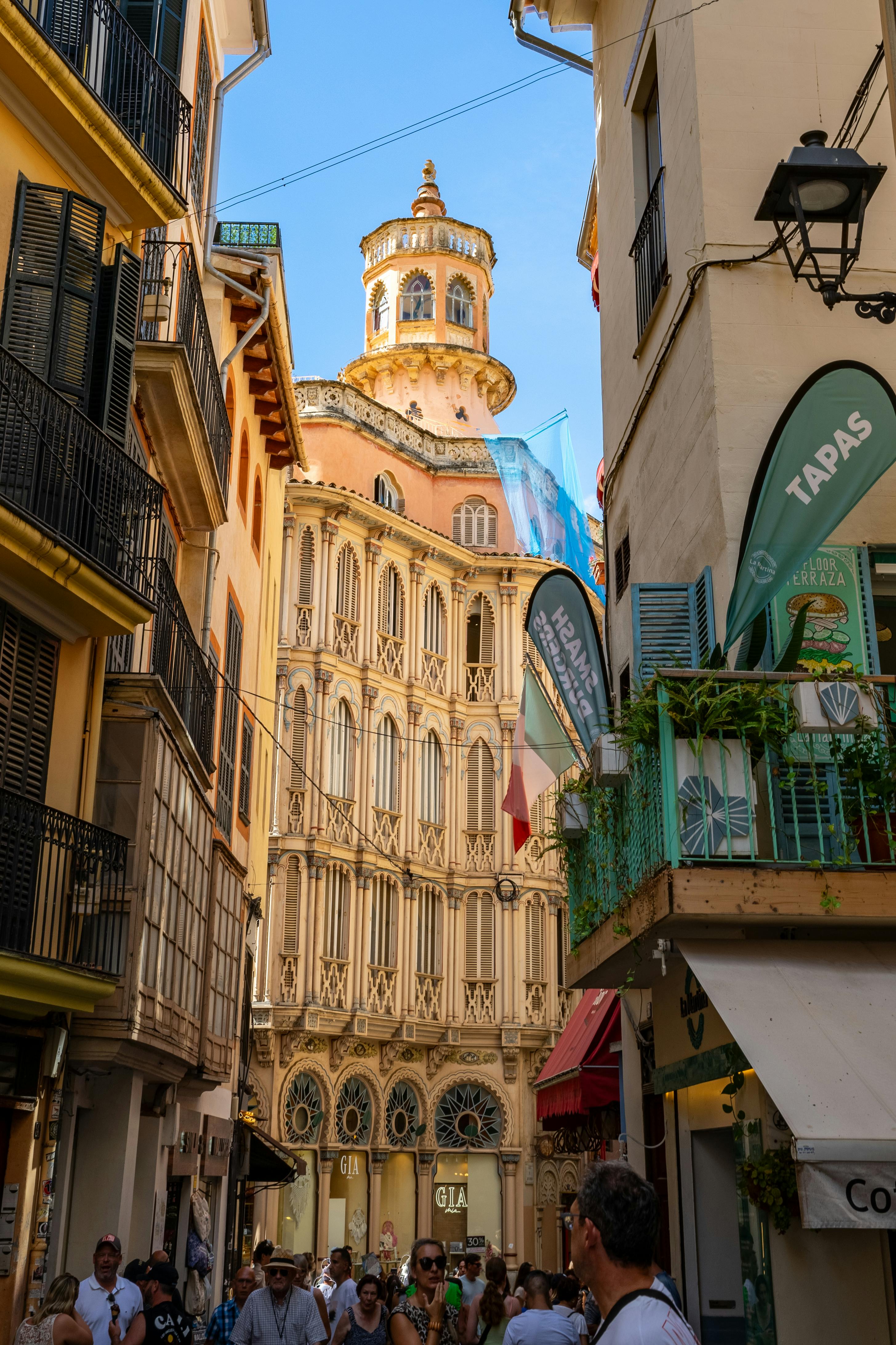 Palma building · Free Stock Photo