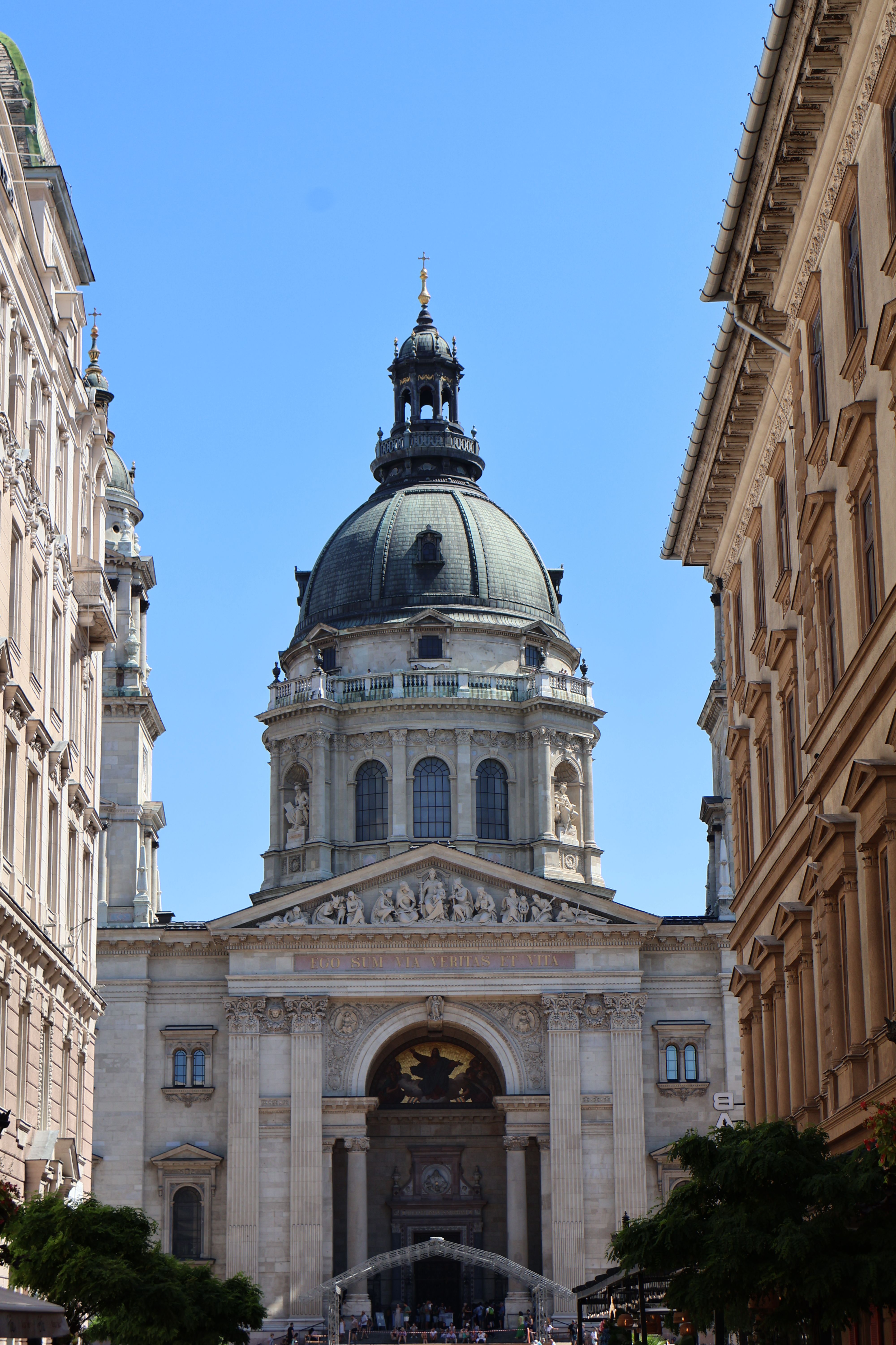 Facade of Saint Stephen's Basilica, Budapest · Free Stock Photo
