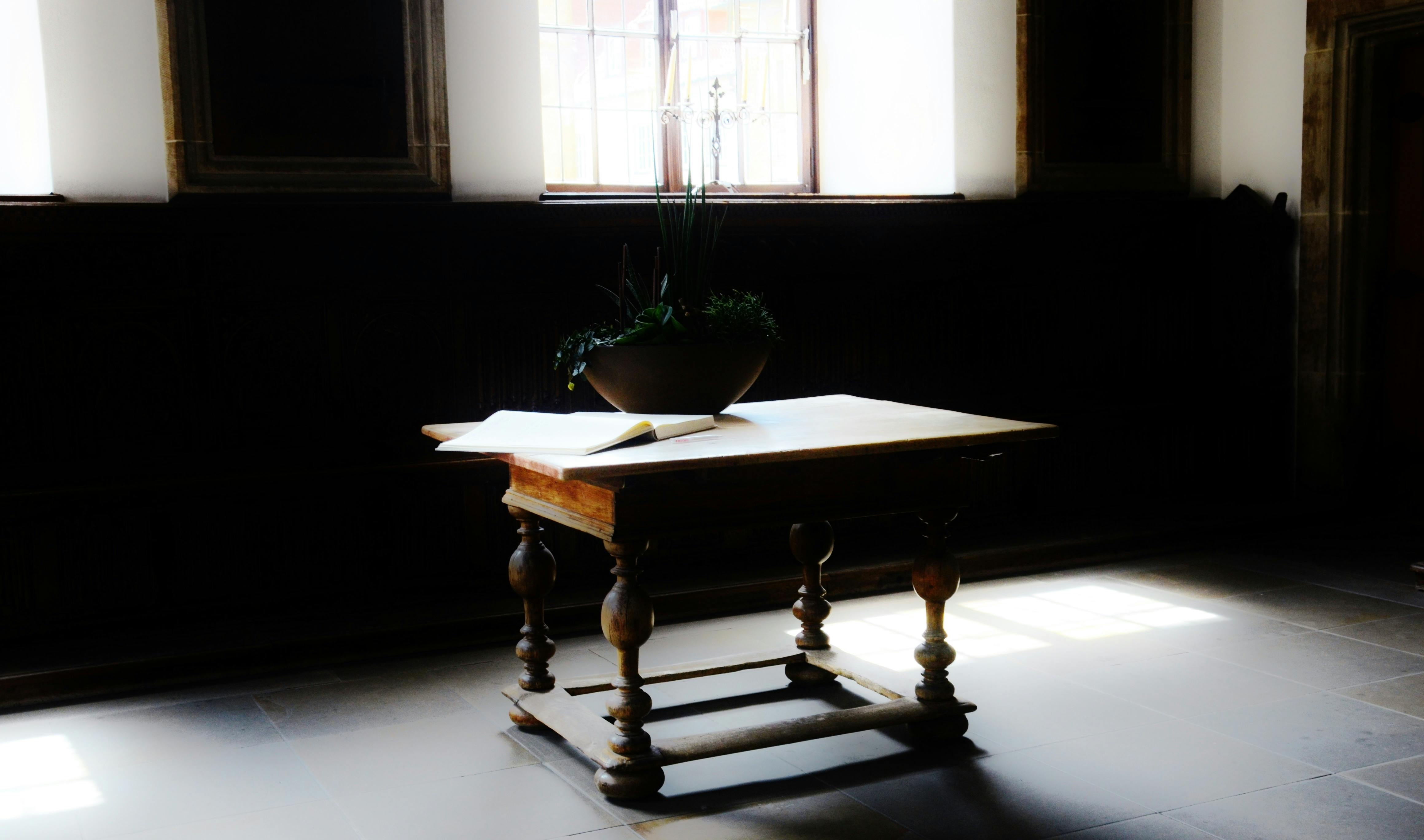 Tilted Table Photos, Download The BEST Free Tilted Table Stock Photos ...