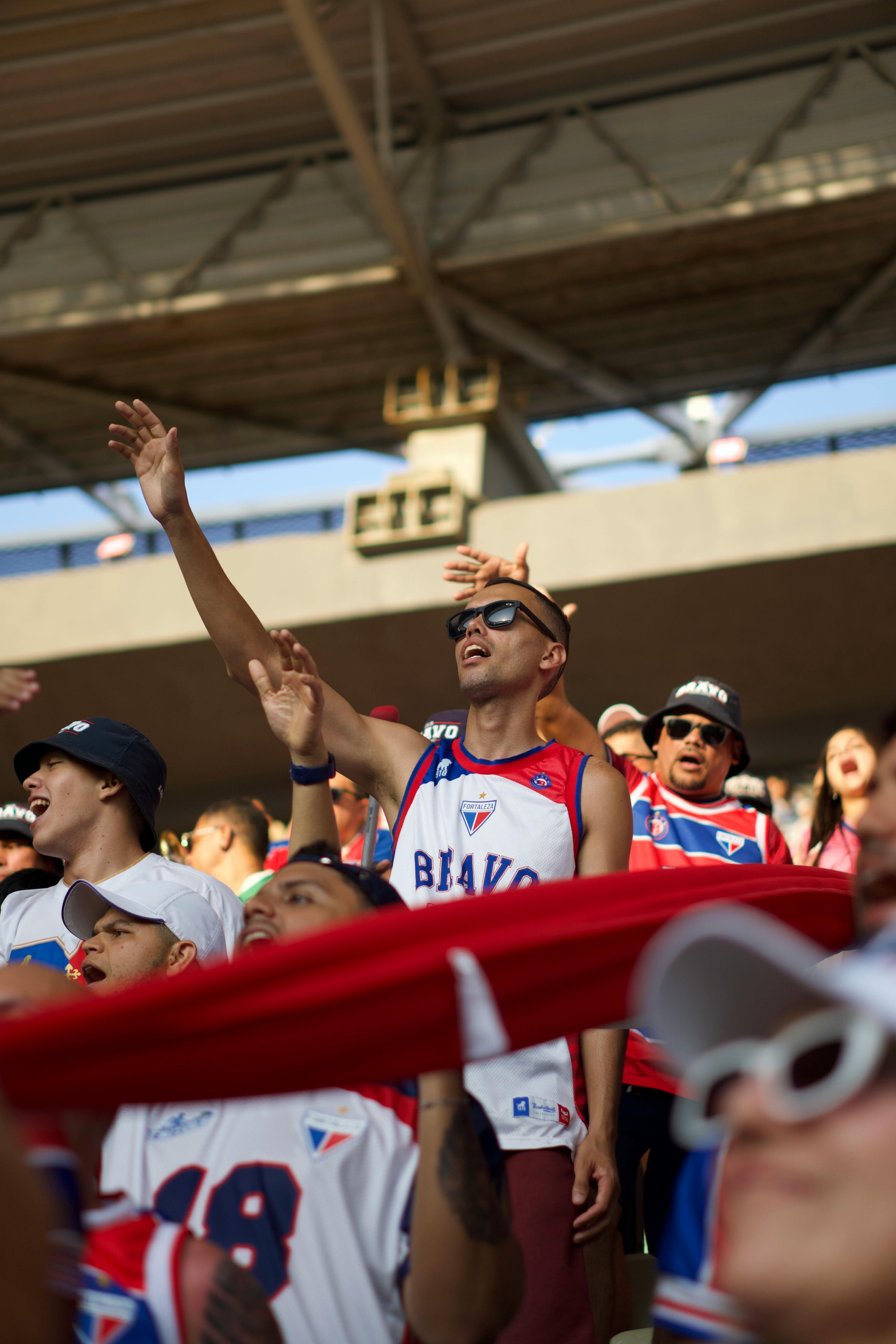 Loud Cheering Photos, Download The BEST Free Loud Cheering Stock Photos ...