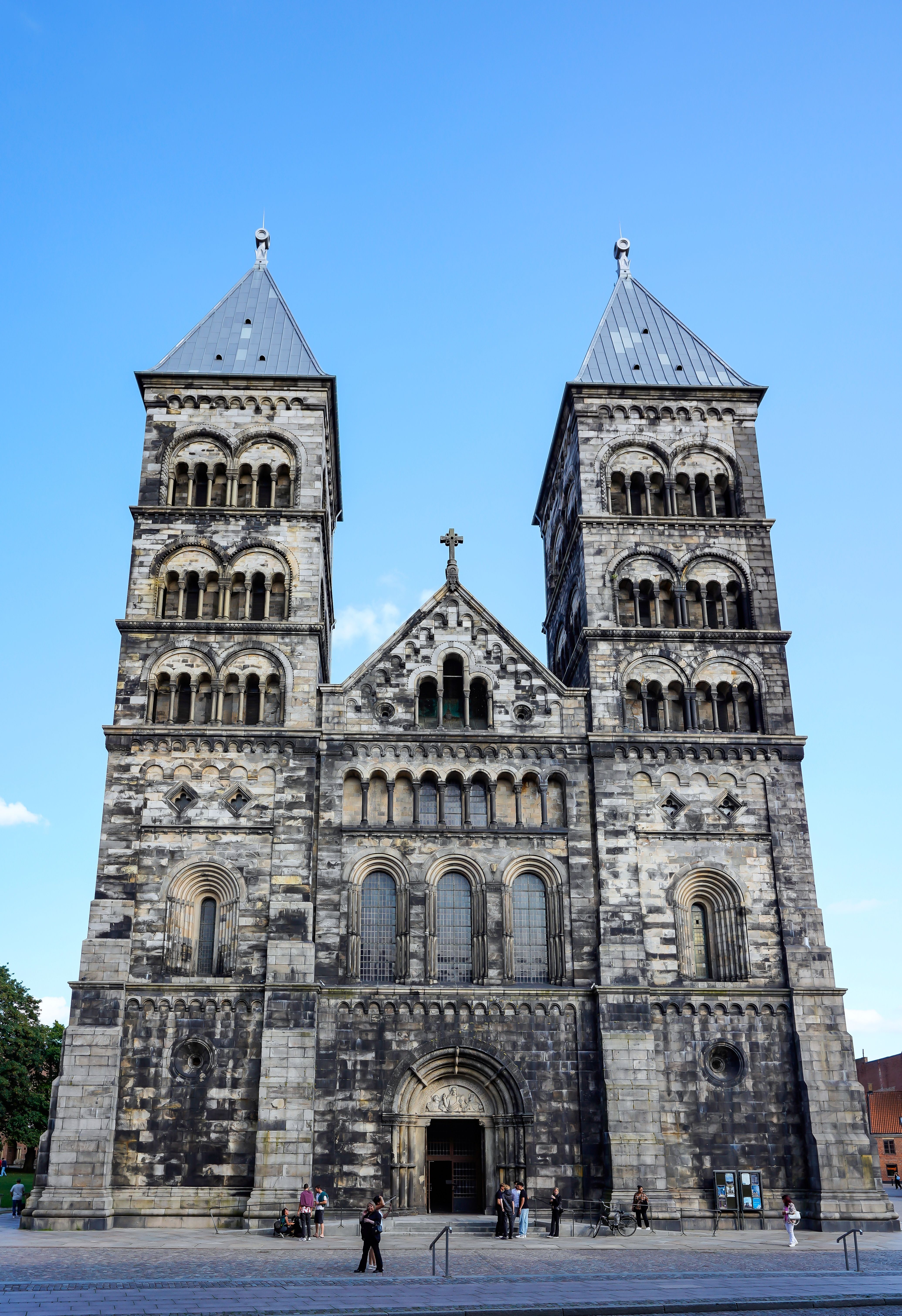 A large cathedral with two towers on it · Free Stock Photo