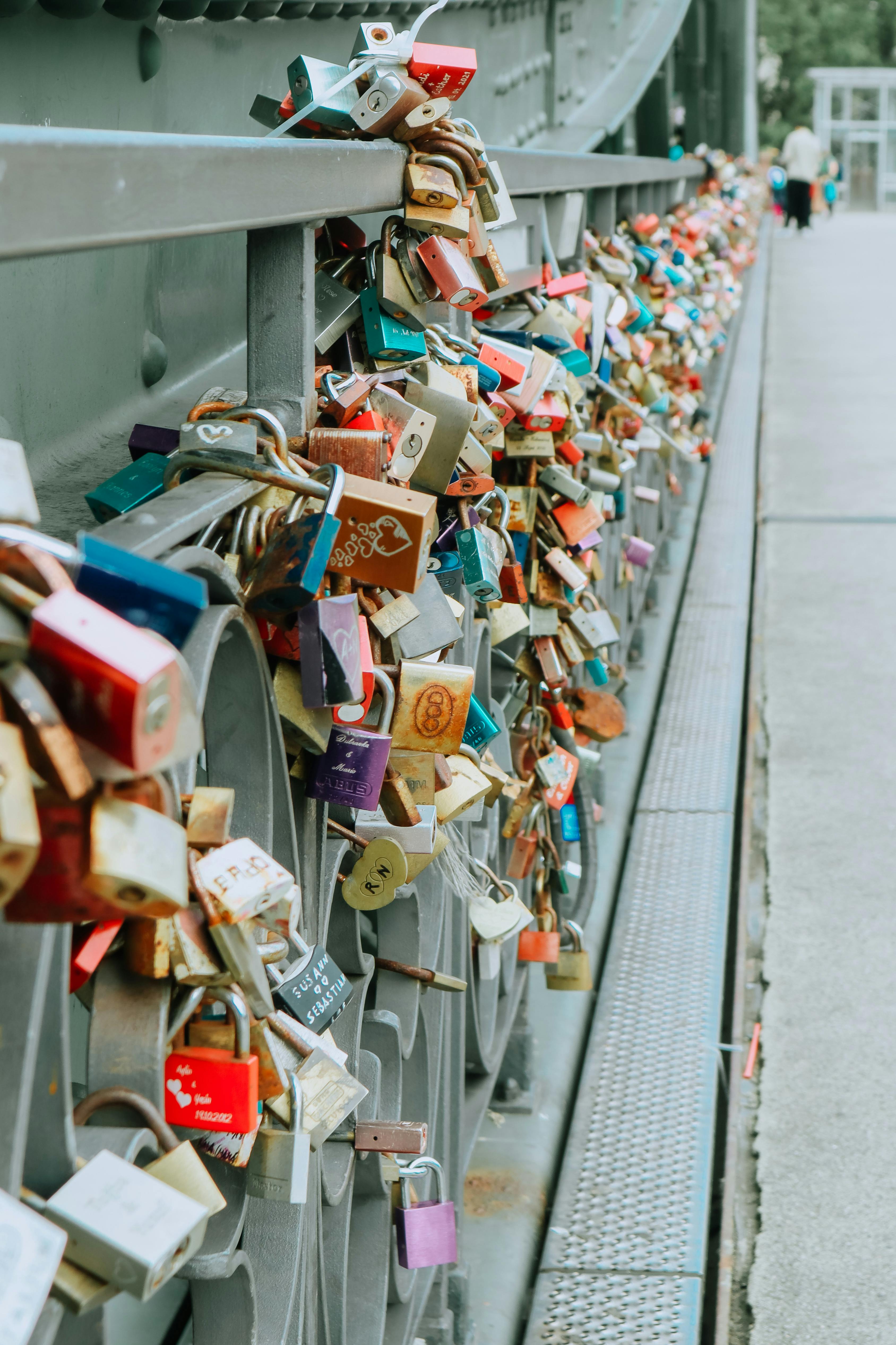 Lockbridge in Shallow Focus Lens · Free Stock Photo