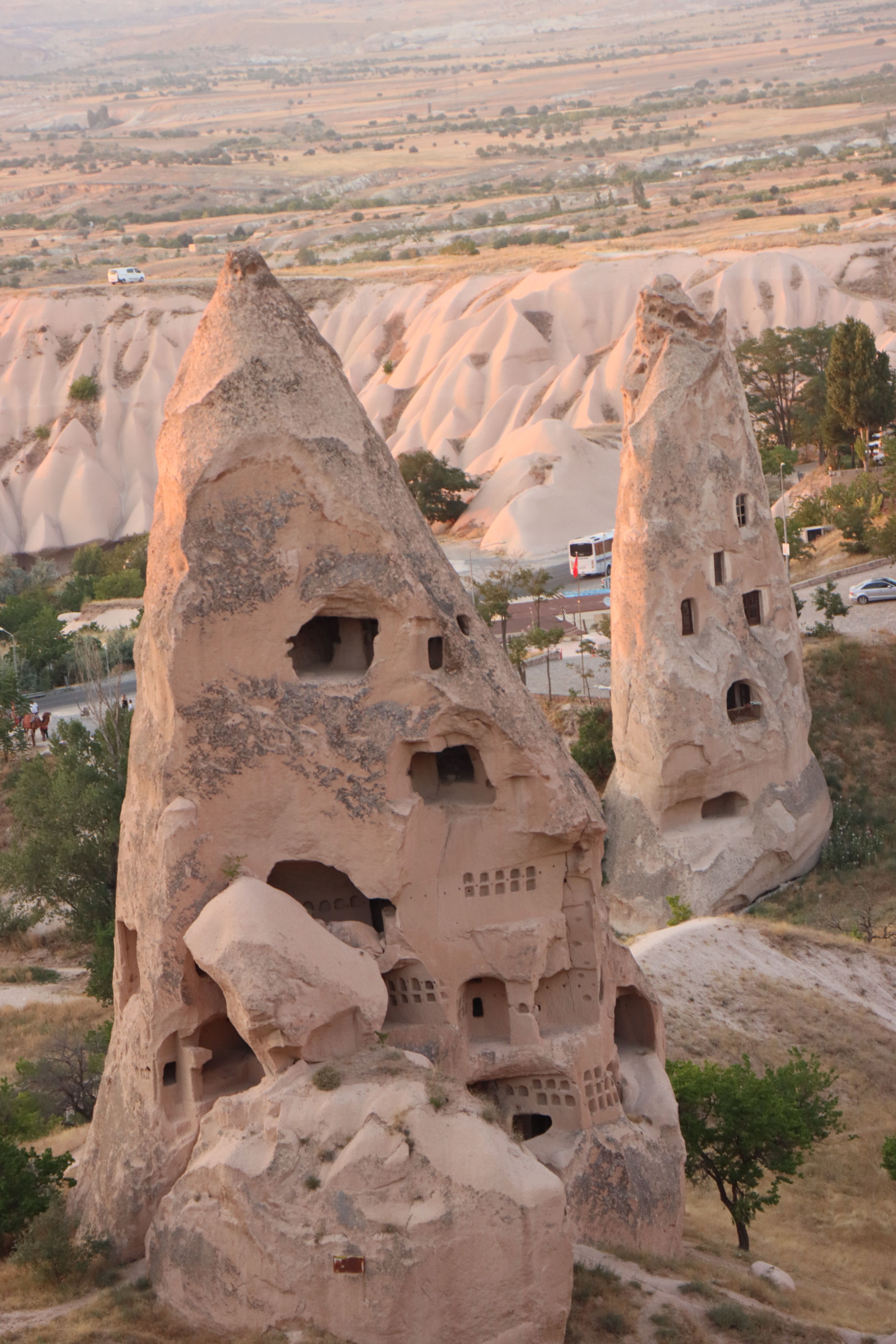 The rock formations are made of stone · Free Stock Photo