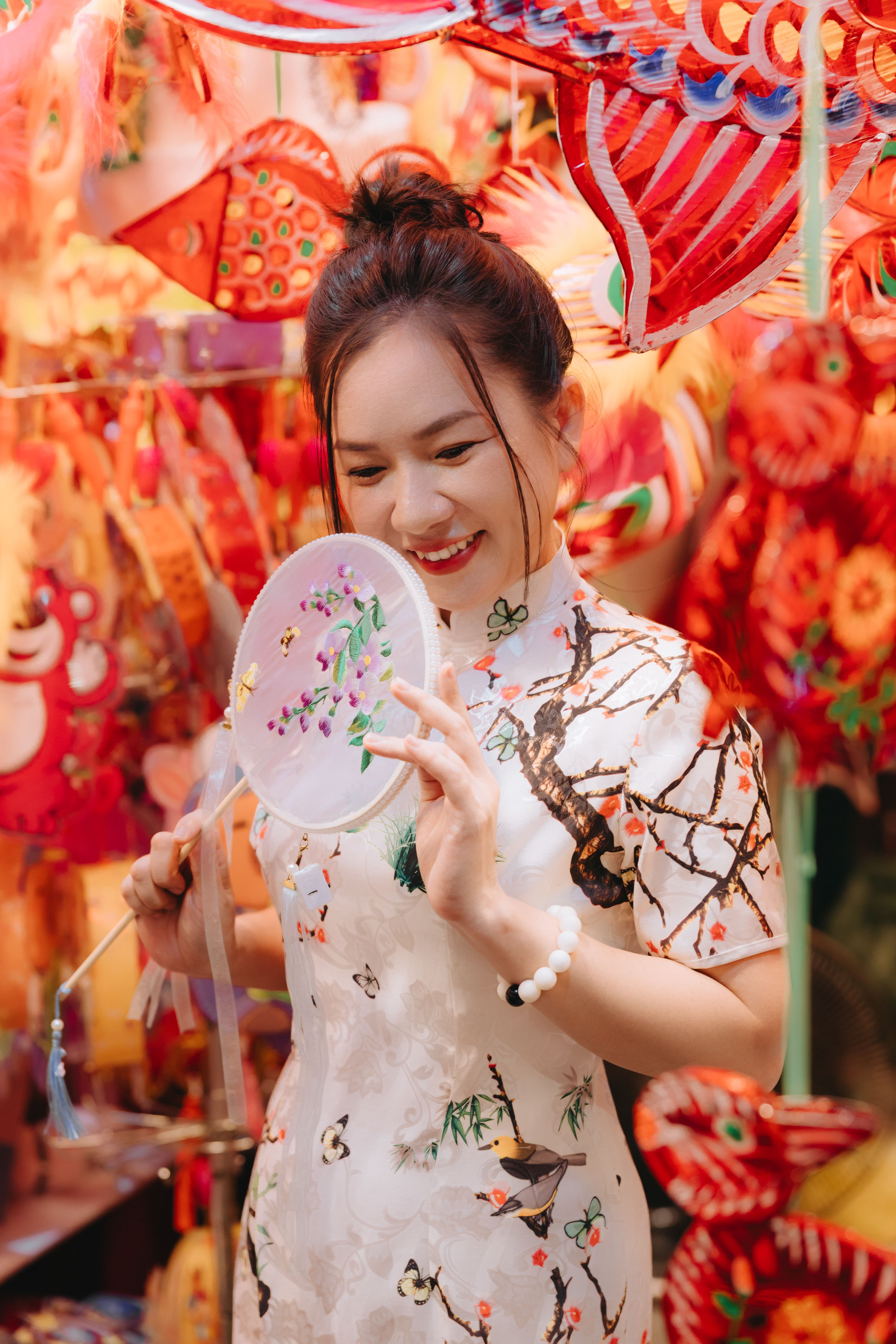 Women Fanning Stock Photos, Download The BEST Free Women Fanning Stock ...