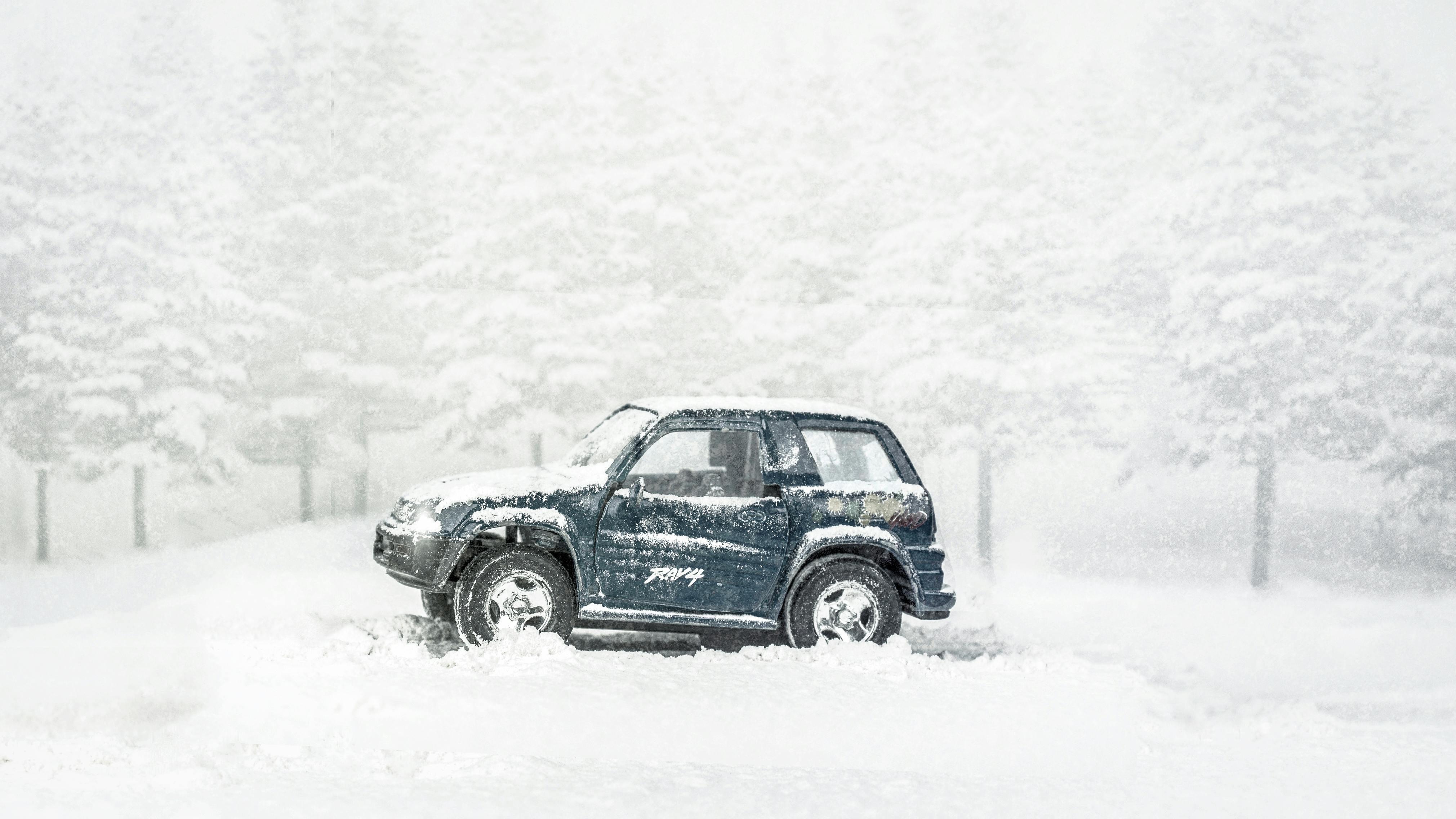 CAR COVERD BY SNOW - RAV4 · Free Stock Photo