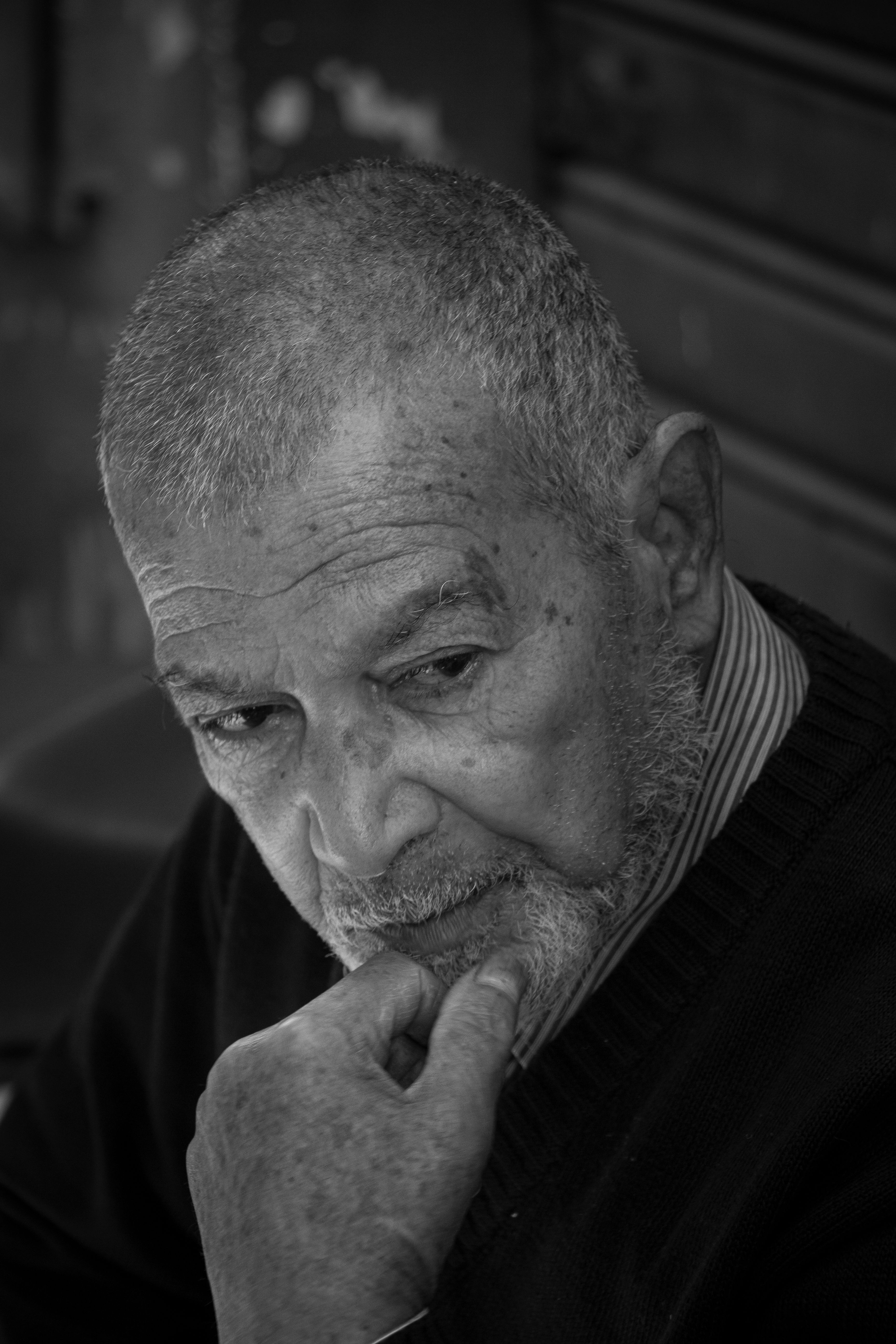 DRAMATIC PORTRAIT - OLD MAN · Free Stock Photo