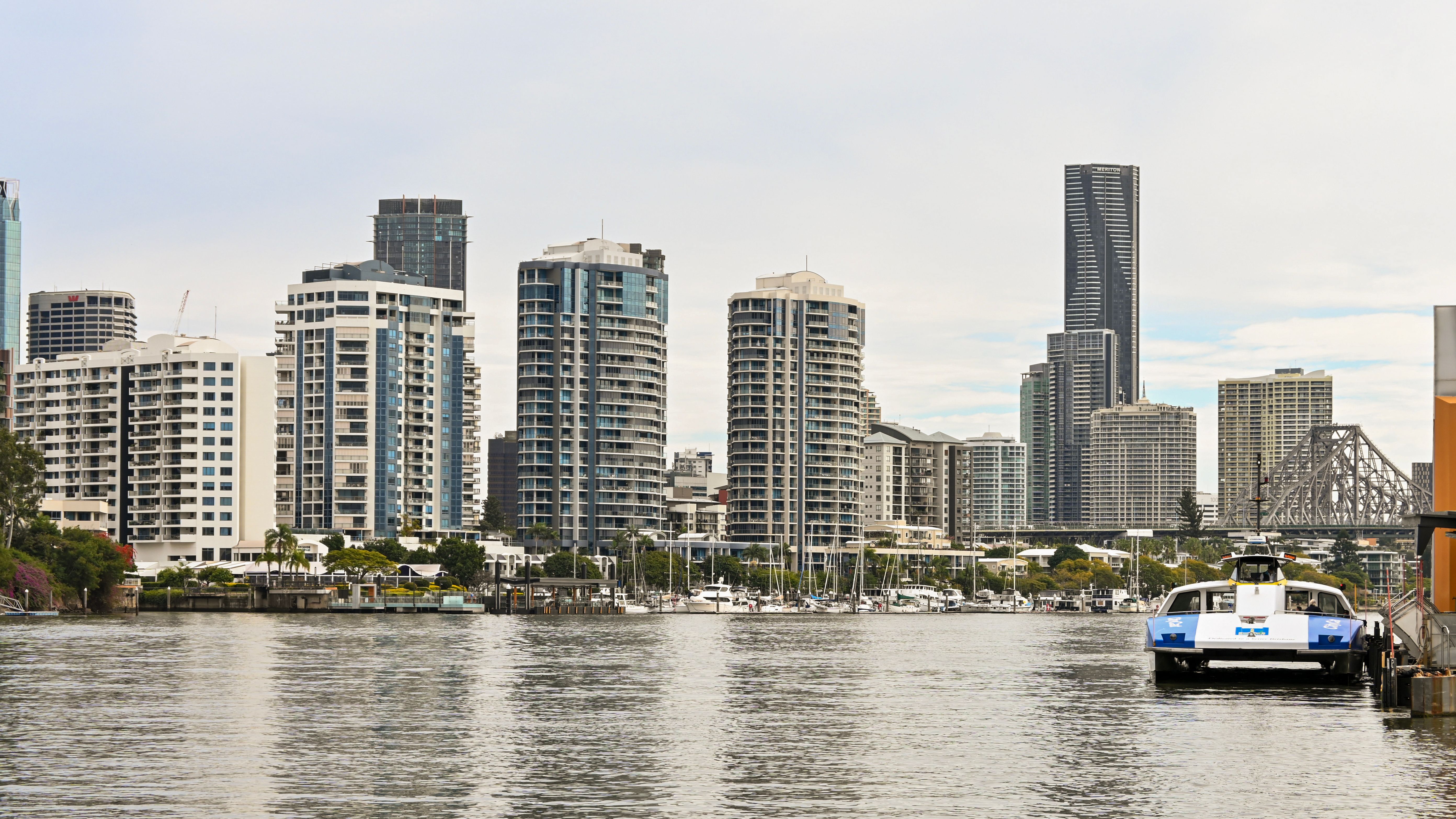 Metropolis Near the Ocean · Free Stock Photo