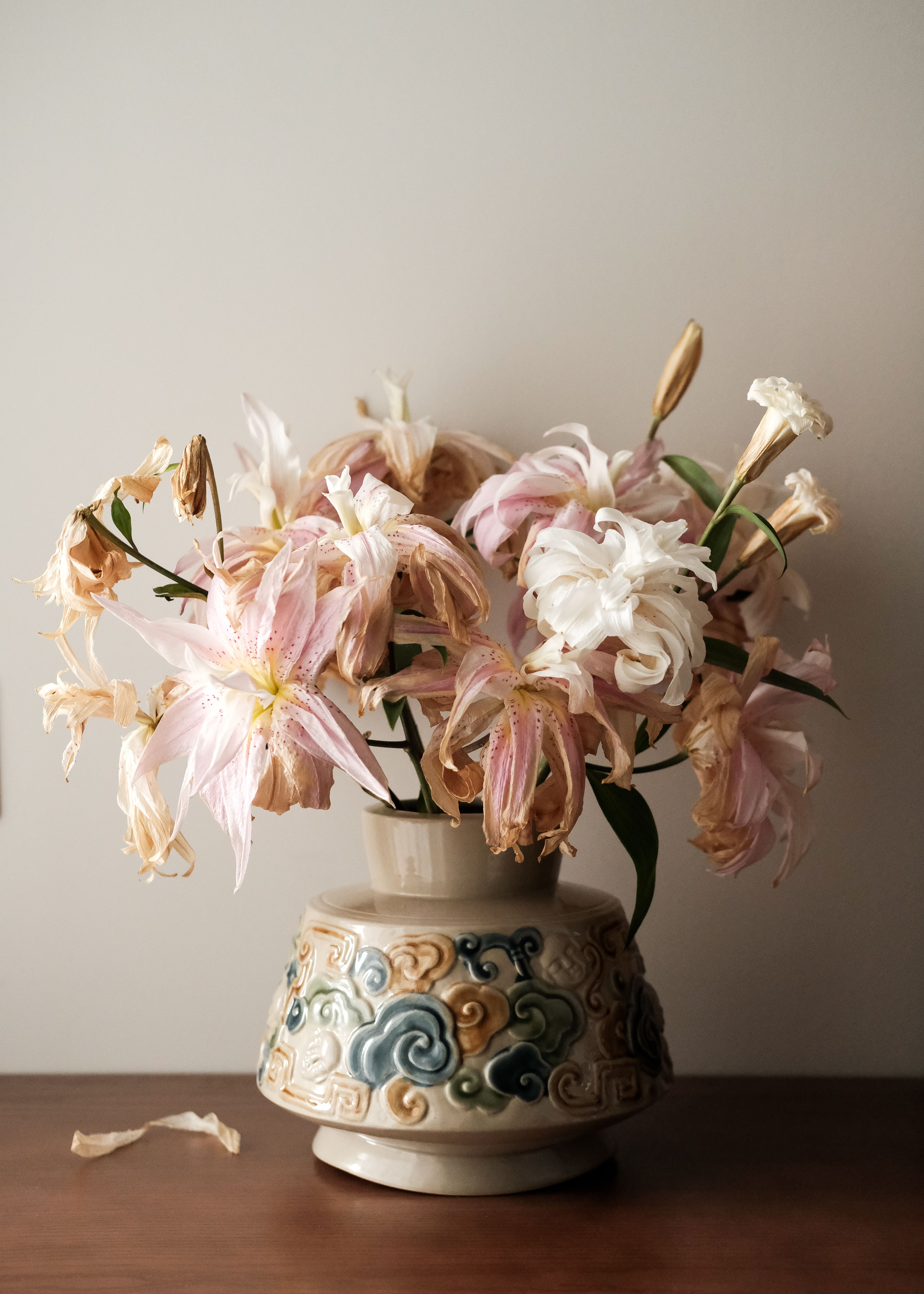 Wilted Lilies Photos, Download The BEST Free Wilted Lilies Stock Photos ...