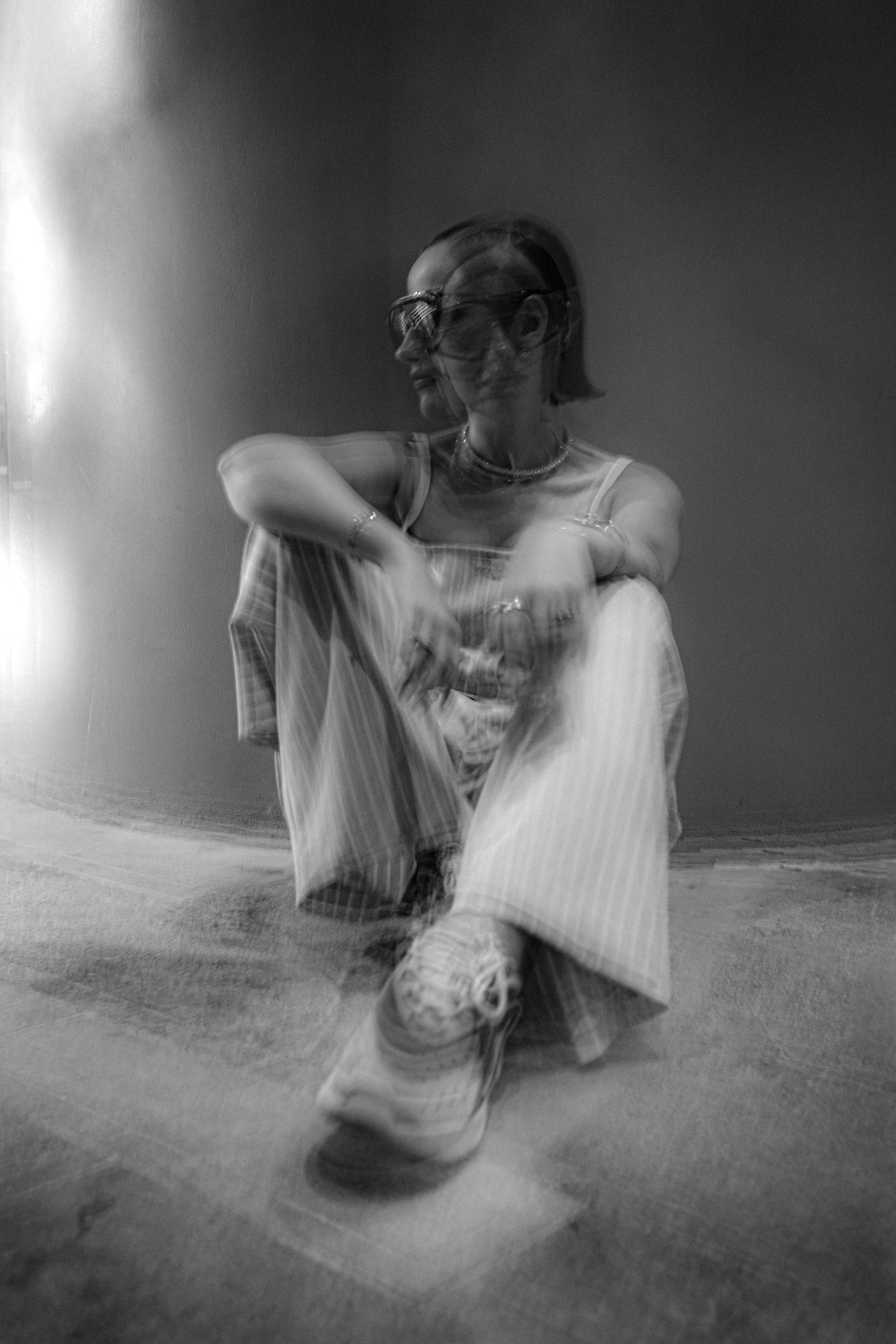 low shutter speed posing and modeling · Free Stock Photo