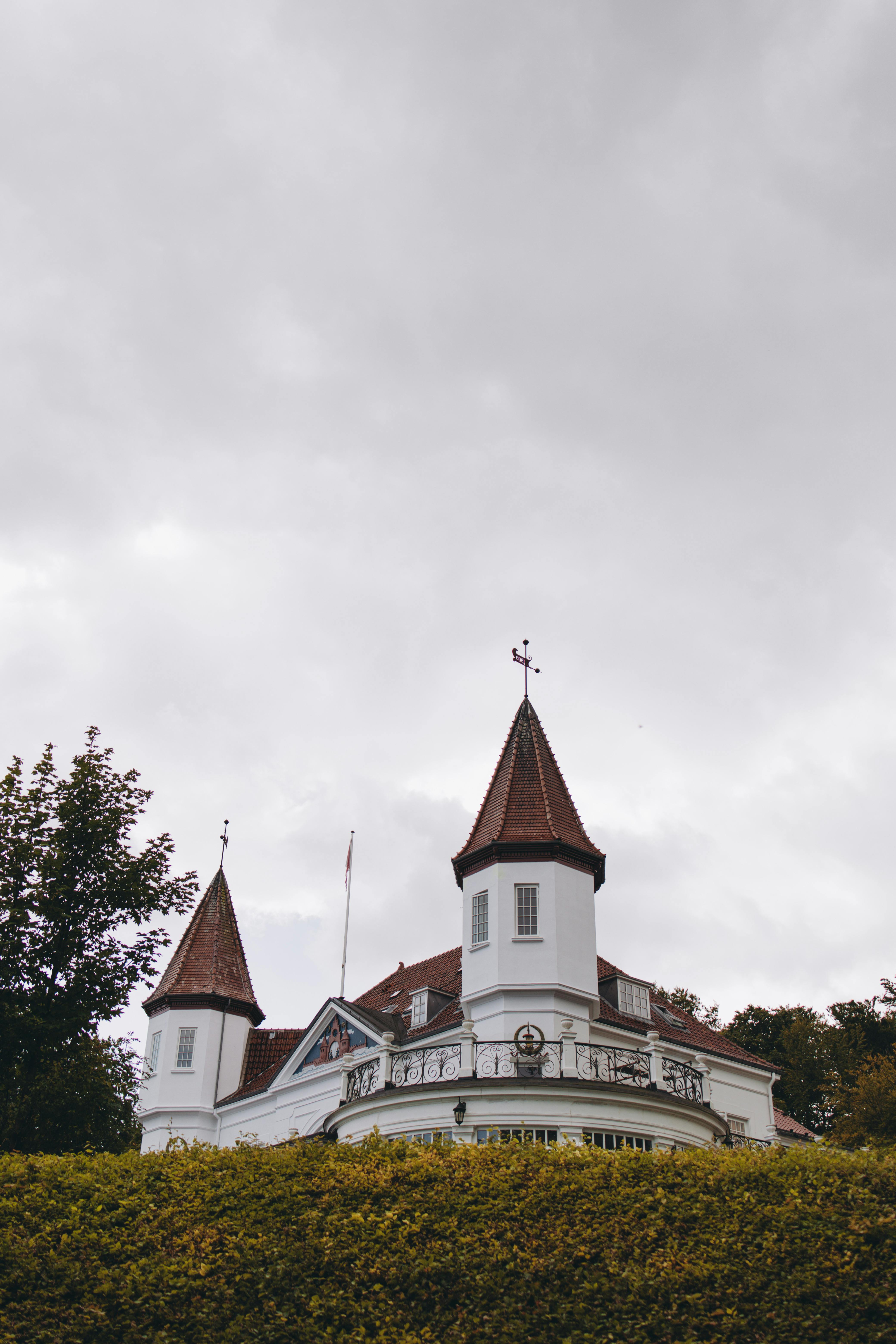 Red Turrets Photos, Download The BEST Free Red Turrets Stock Photos ...