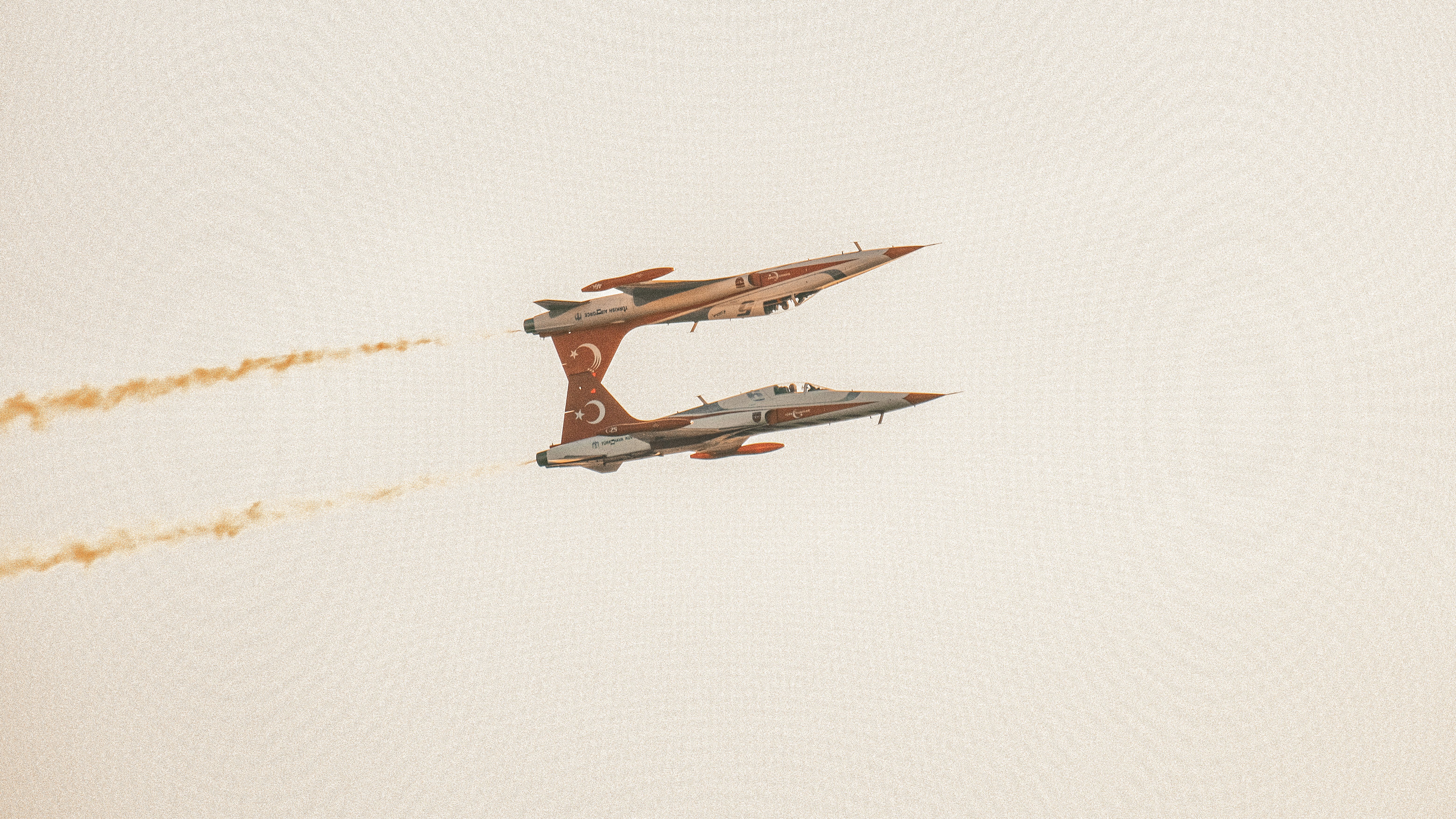 Two jets flying in the sky · Free Stock Photo